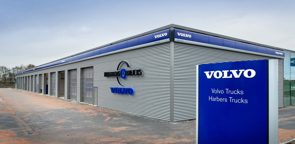 COURAGE architecten | Harbers Trucks Volvo - architectenweb.nl