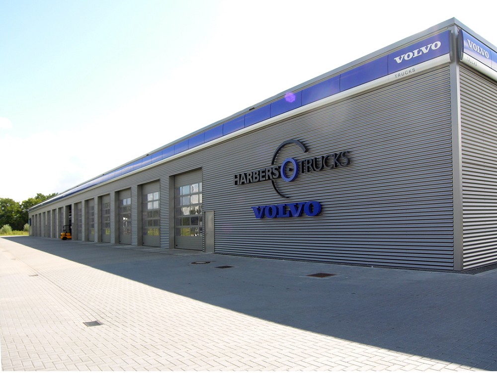 COURAGE architecten | Harbers Trucks Volvo - architectenweb.nl