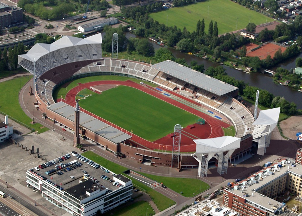 Twee uitbreidingsmodellen Olympisch stadion - architectenweb.nl
