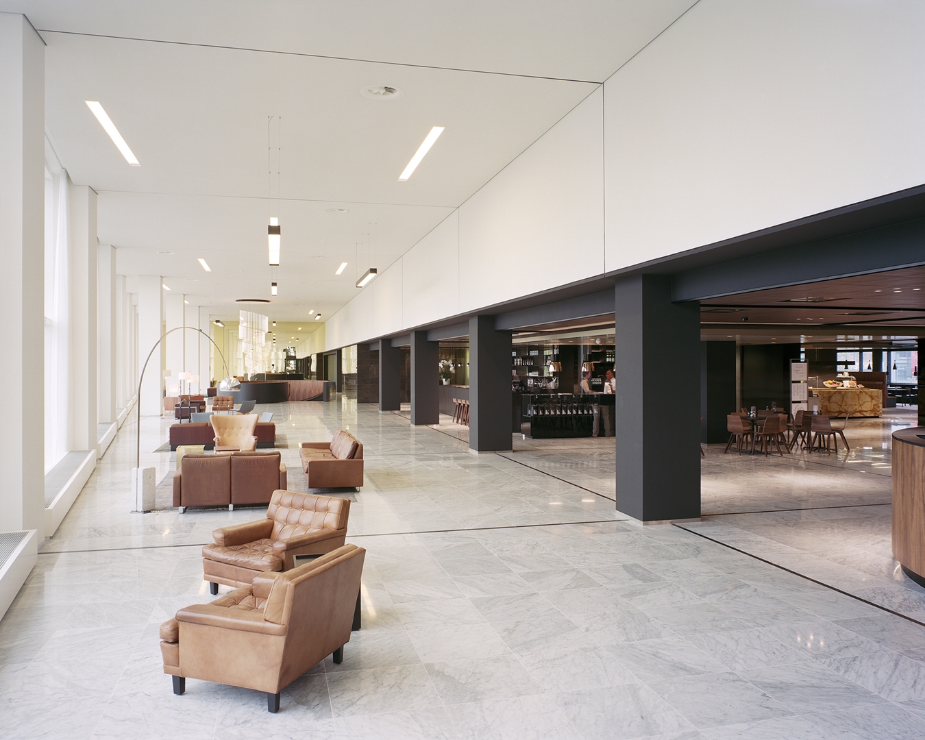 Warmere lobby voor kantoorgebouw Willemswerf - architectenweb.nl