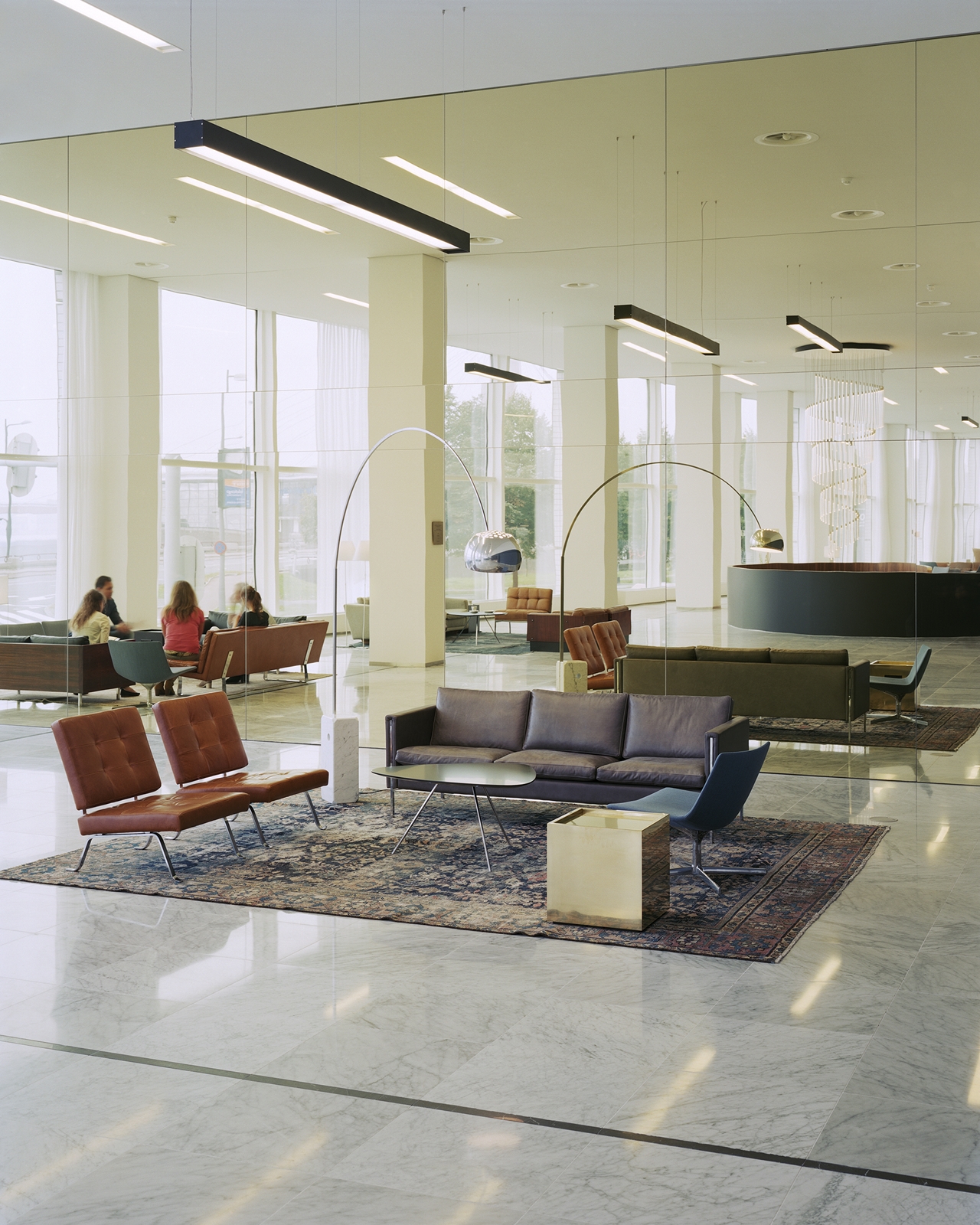 Warmere lobby voor kantoorgebouw Willemswerf - architectenweb.nl