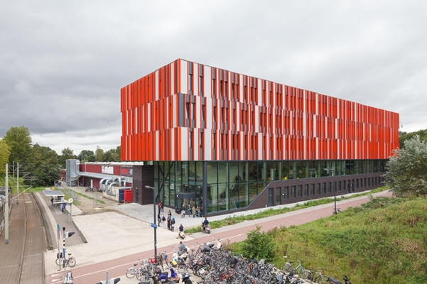 Intal BV | Hout- en meubileringscollege Rotterdam (HMC) - architectenweb.nl