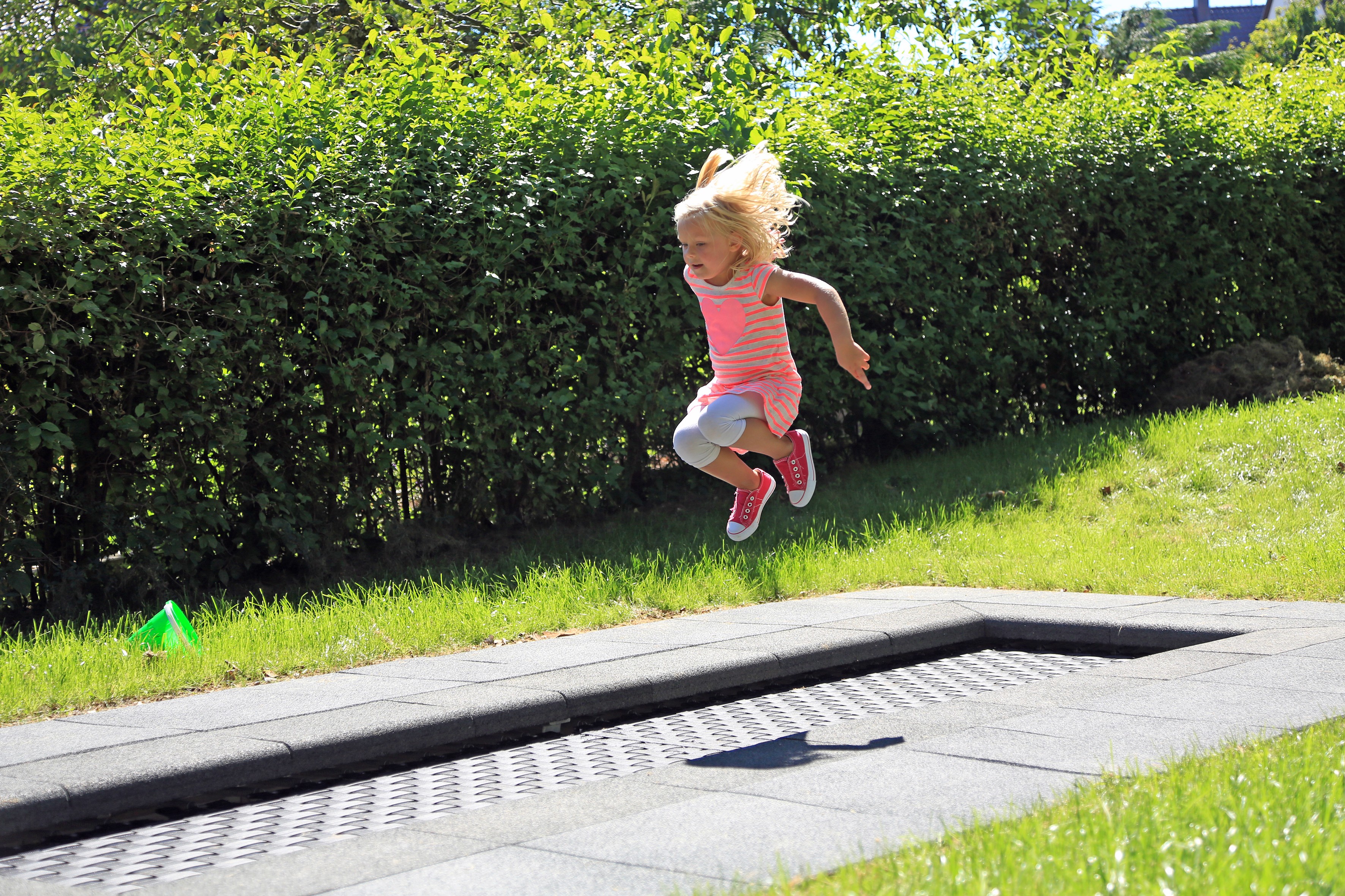 Goede Speelprojecten | Dynamische EuroTramp Trampolines - architectenweb.nl