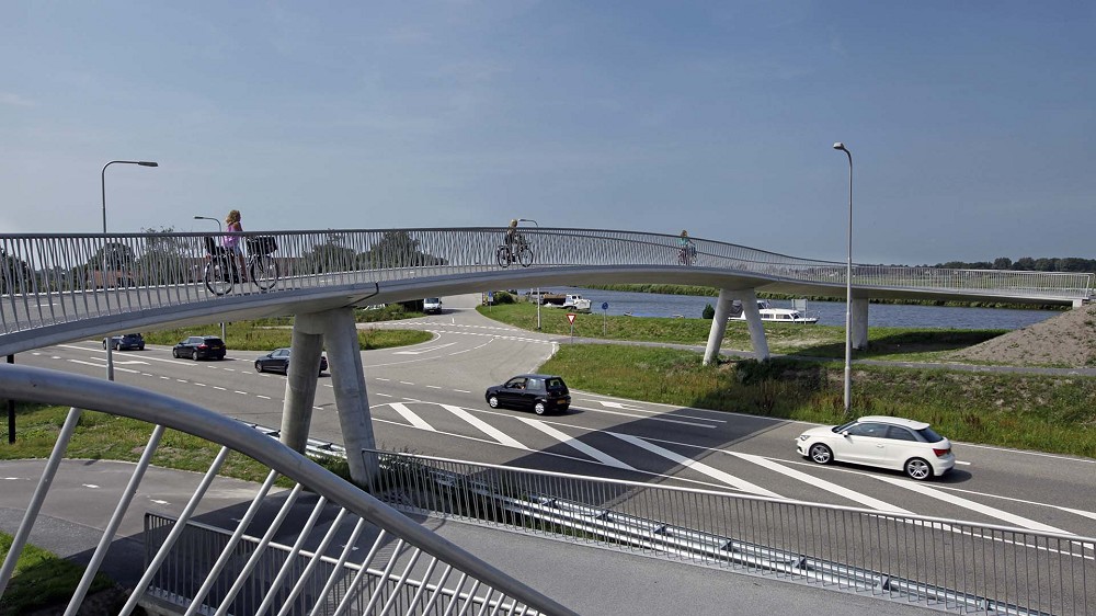 ipv Delft | Stationsweg fietsbrug - architectenweb.nl
