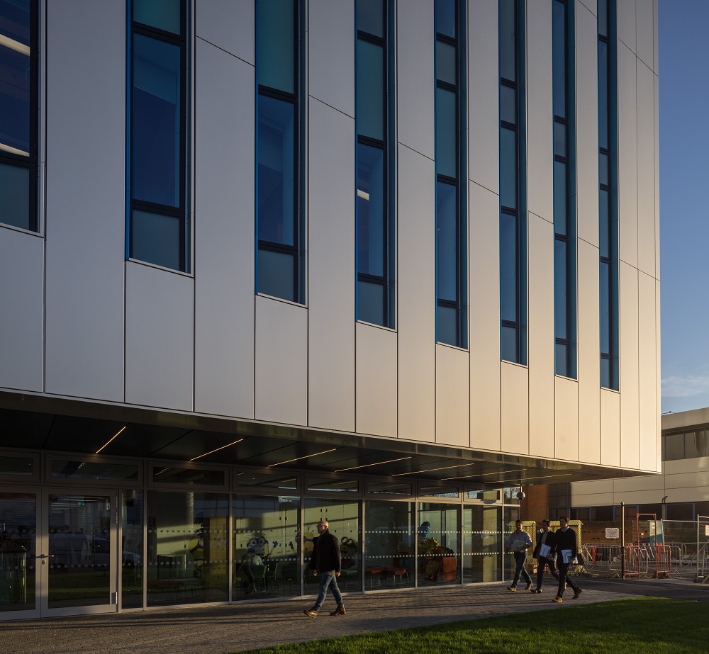 ALUCOBOND® | BSKYB Believe in Better Building - architectenweb.nl