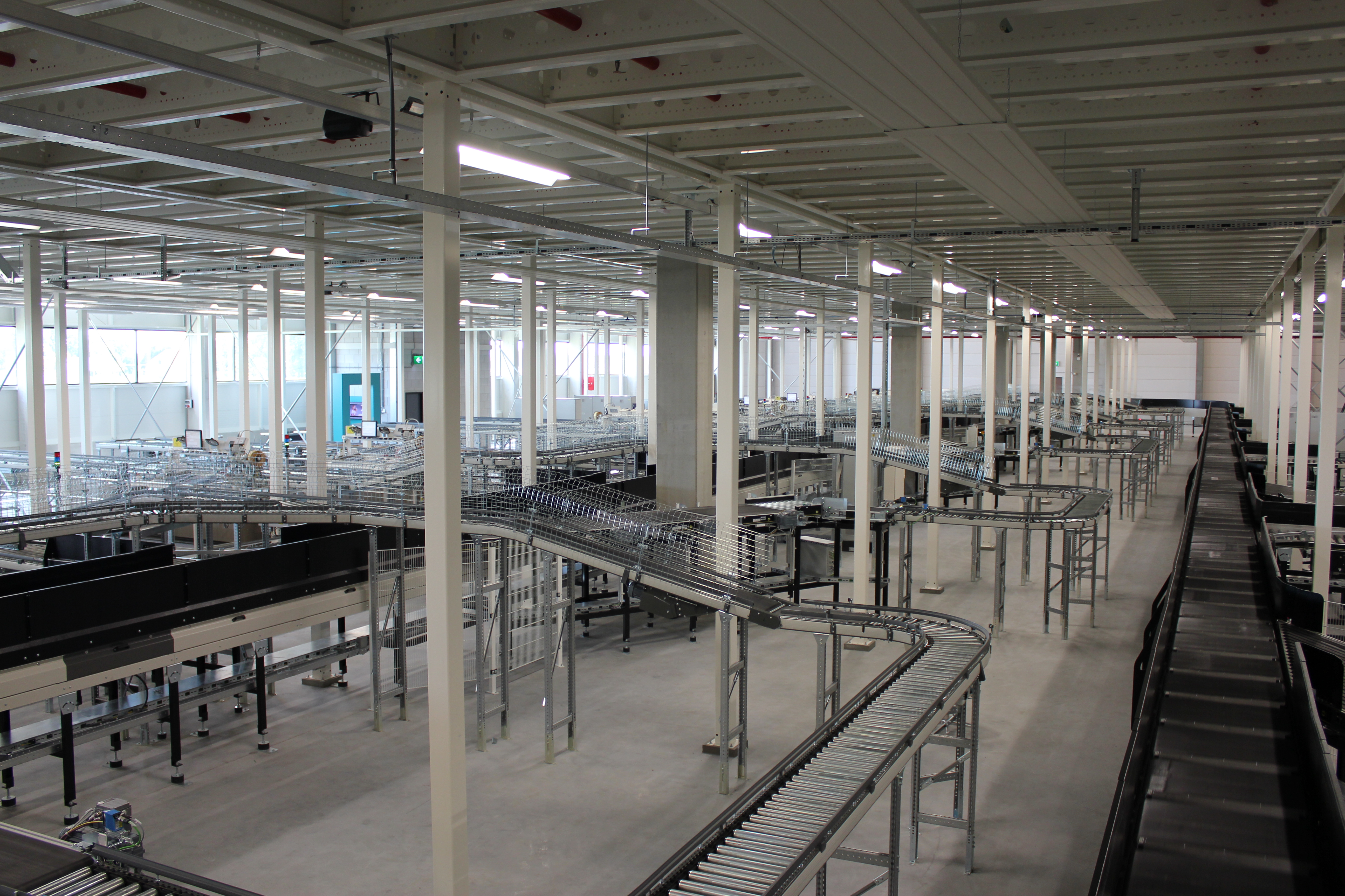 Koning opent groot distributiecentrum wehkamp - architectenweb.nl