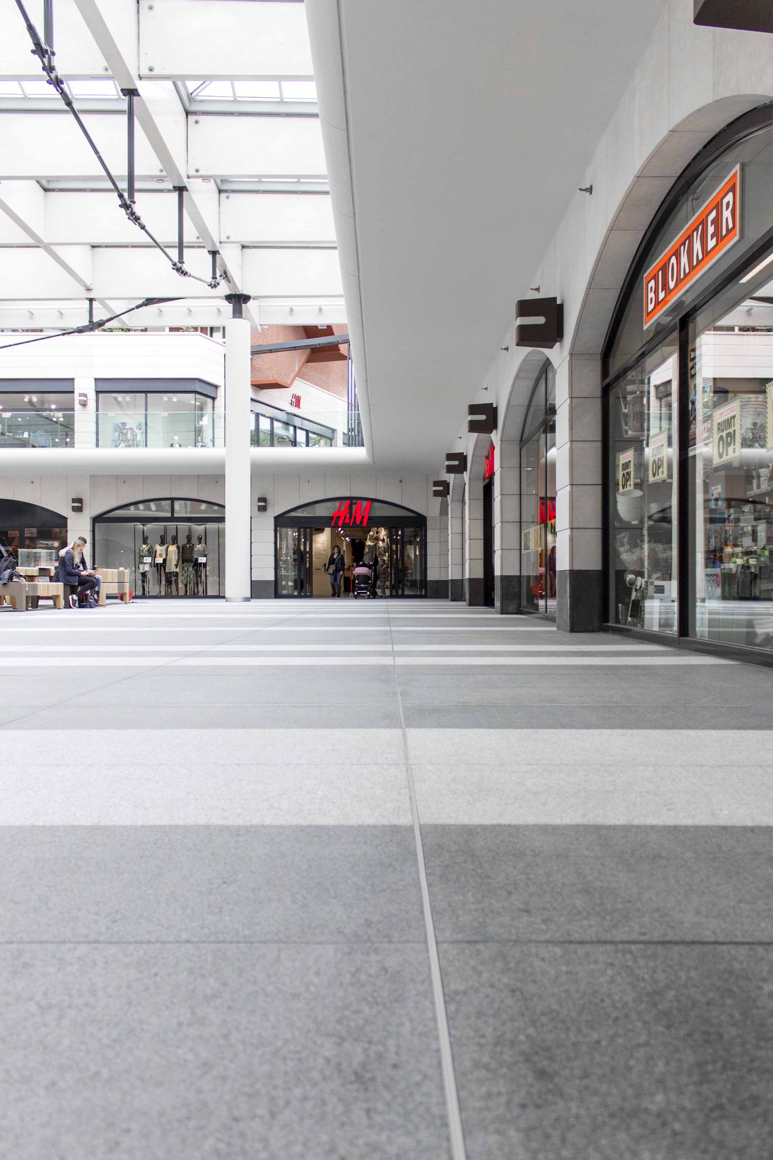 Nibo Stone | Winkelcentrum Arena - architectenweb.nl