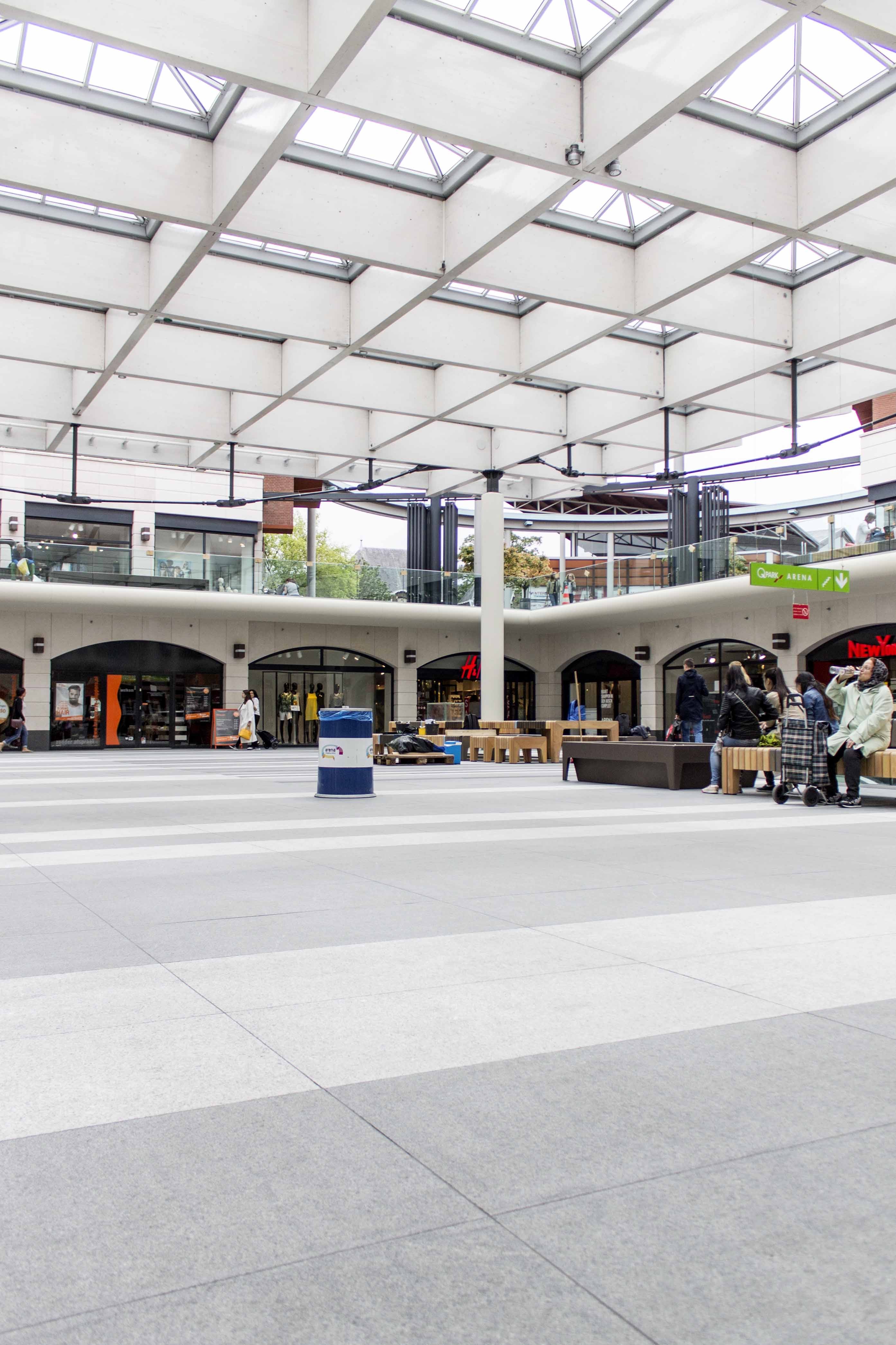 Nibo Stone | Winkelcentrum Arena - architectenweb.nl