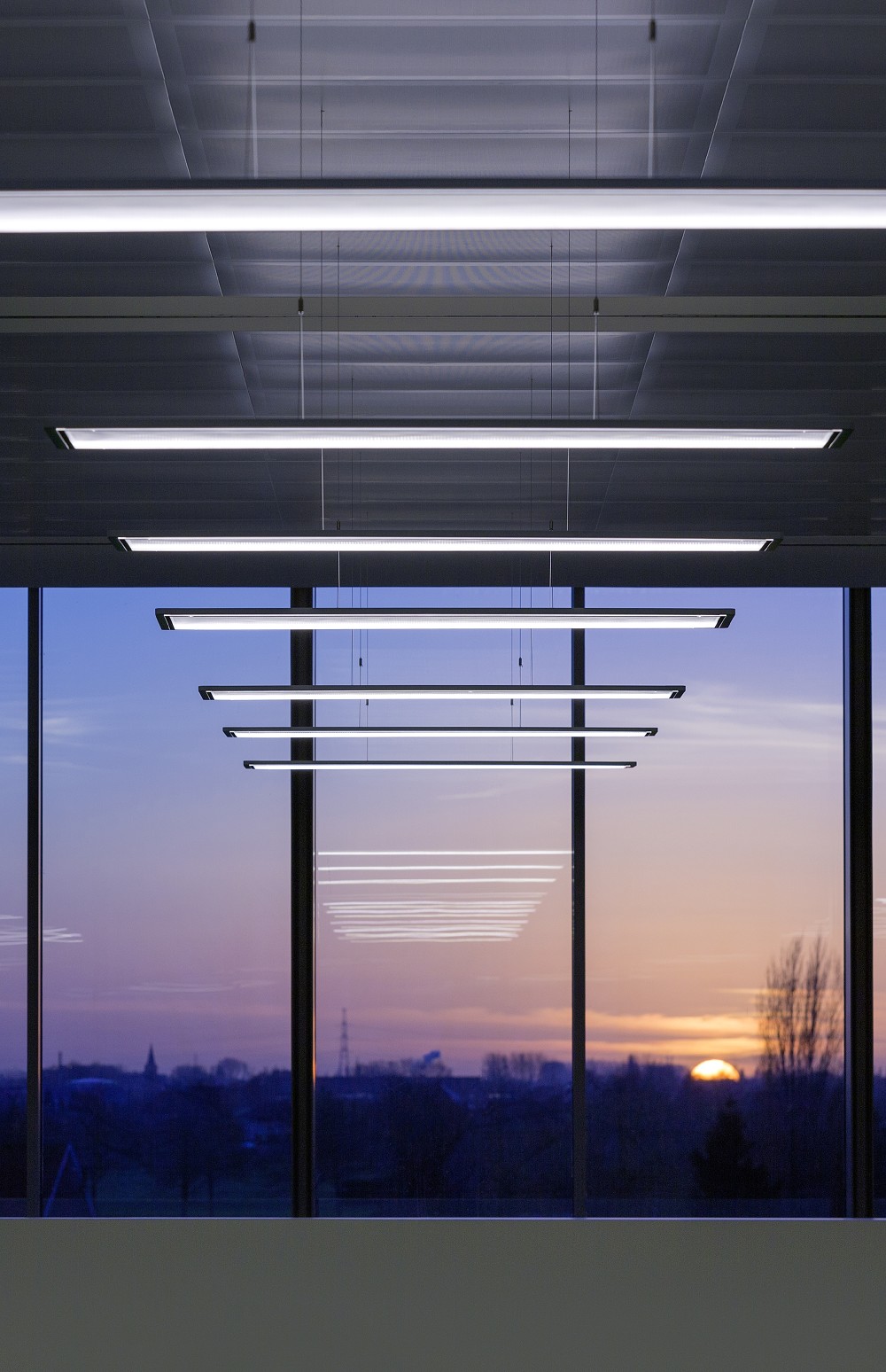 TRILUX - Simplify Your Light | Nieuwbouw kantoorverlichting Crop's ...