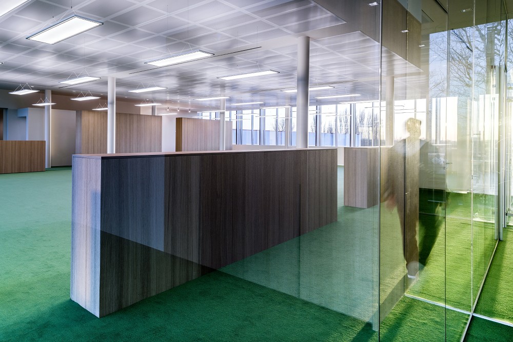 TRILUX - Simplify Your Light | Nieuwbouw kantoorverlichting Crop's ...