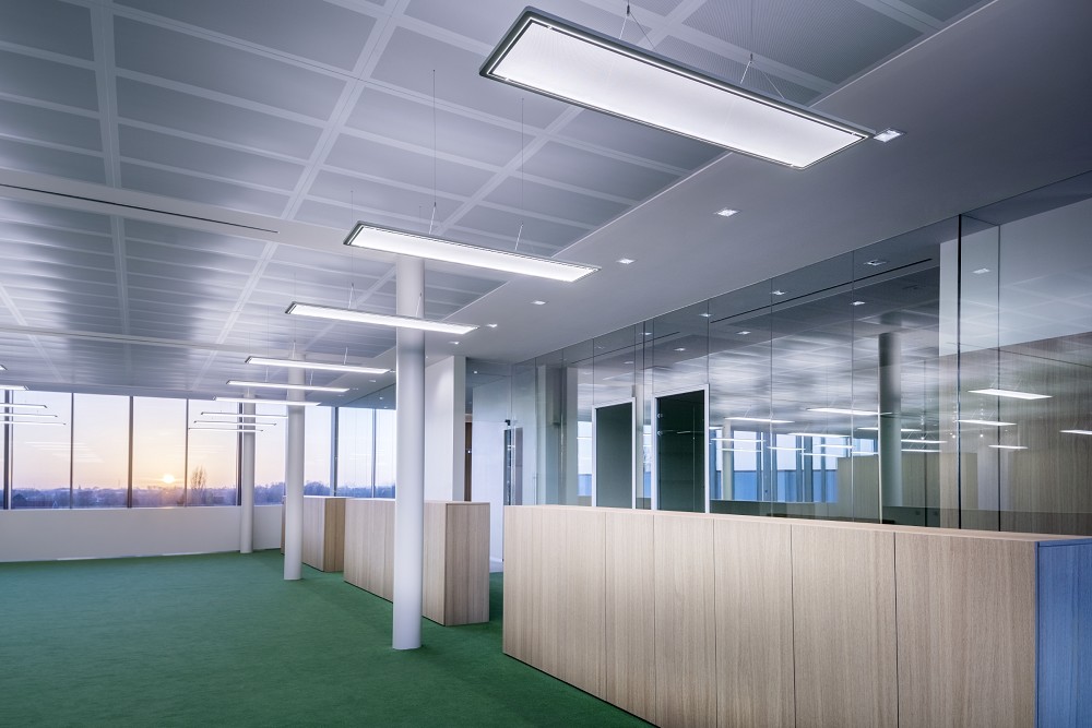 TRILUX - Simplify Your Light | Nieuwbouw kantoorverlichting Crop's ...