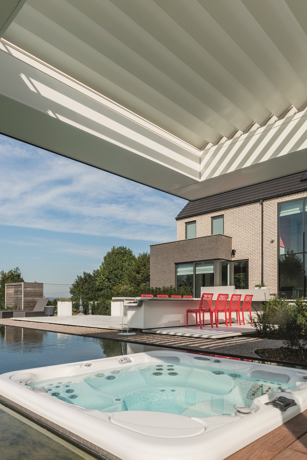 Renson | Poolhouse met Algarve Roof in uniek tuinconcept ...