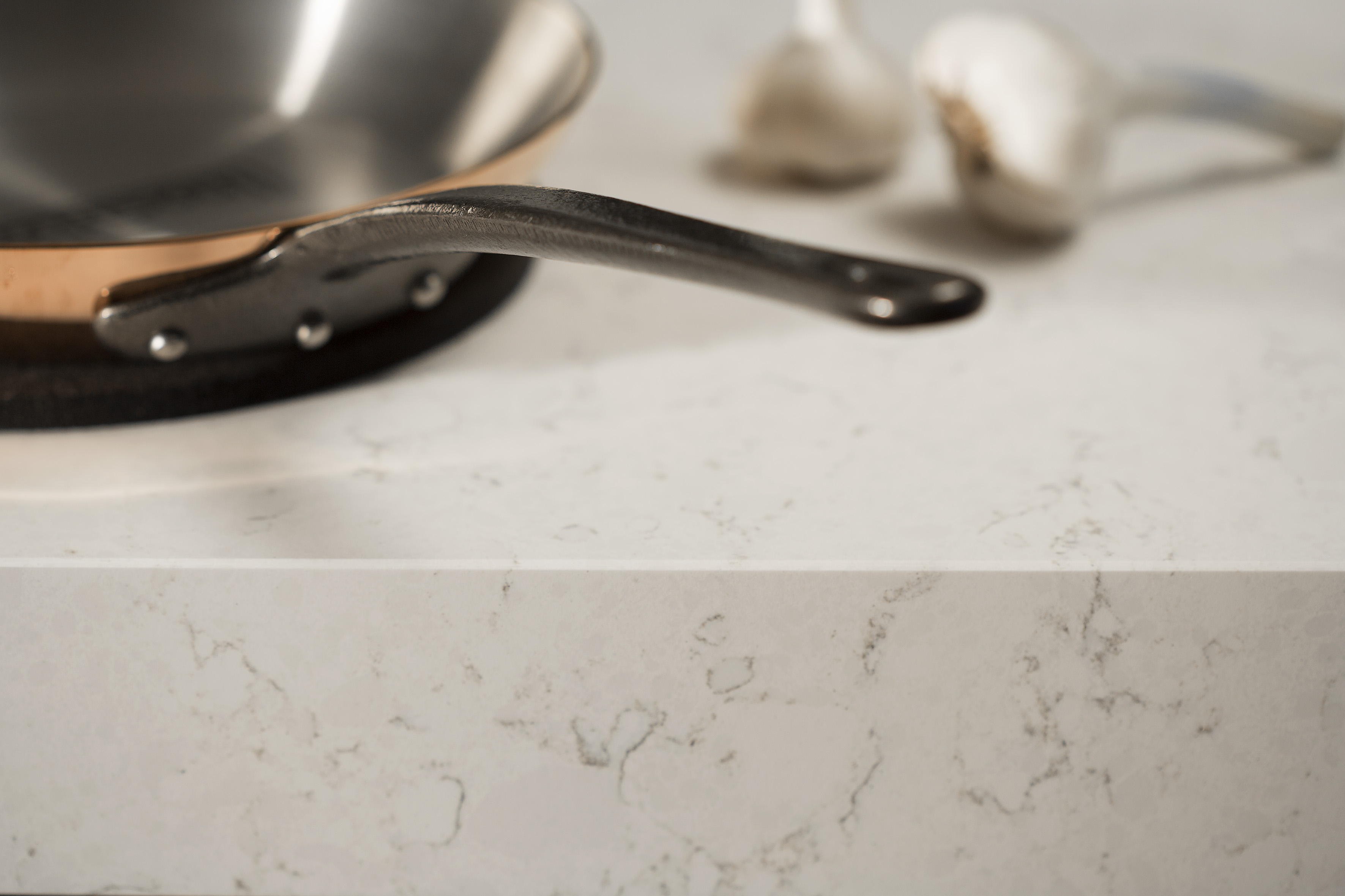 Dekker Zevenhuizen | Evora Quartz, een compleet nieuw assortiment composiet - architectenweb.nl