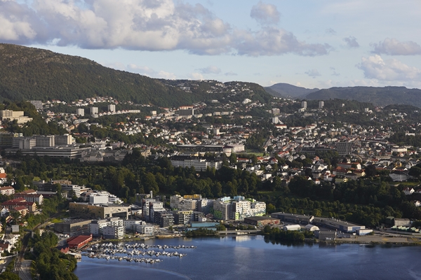 Universiteit Bergen opent faculteitsgebouw van Snøhetta - architectenweb.nl