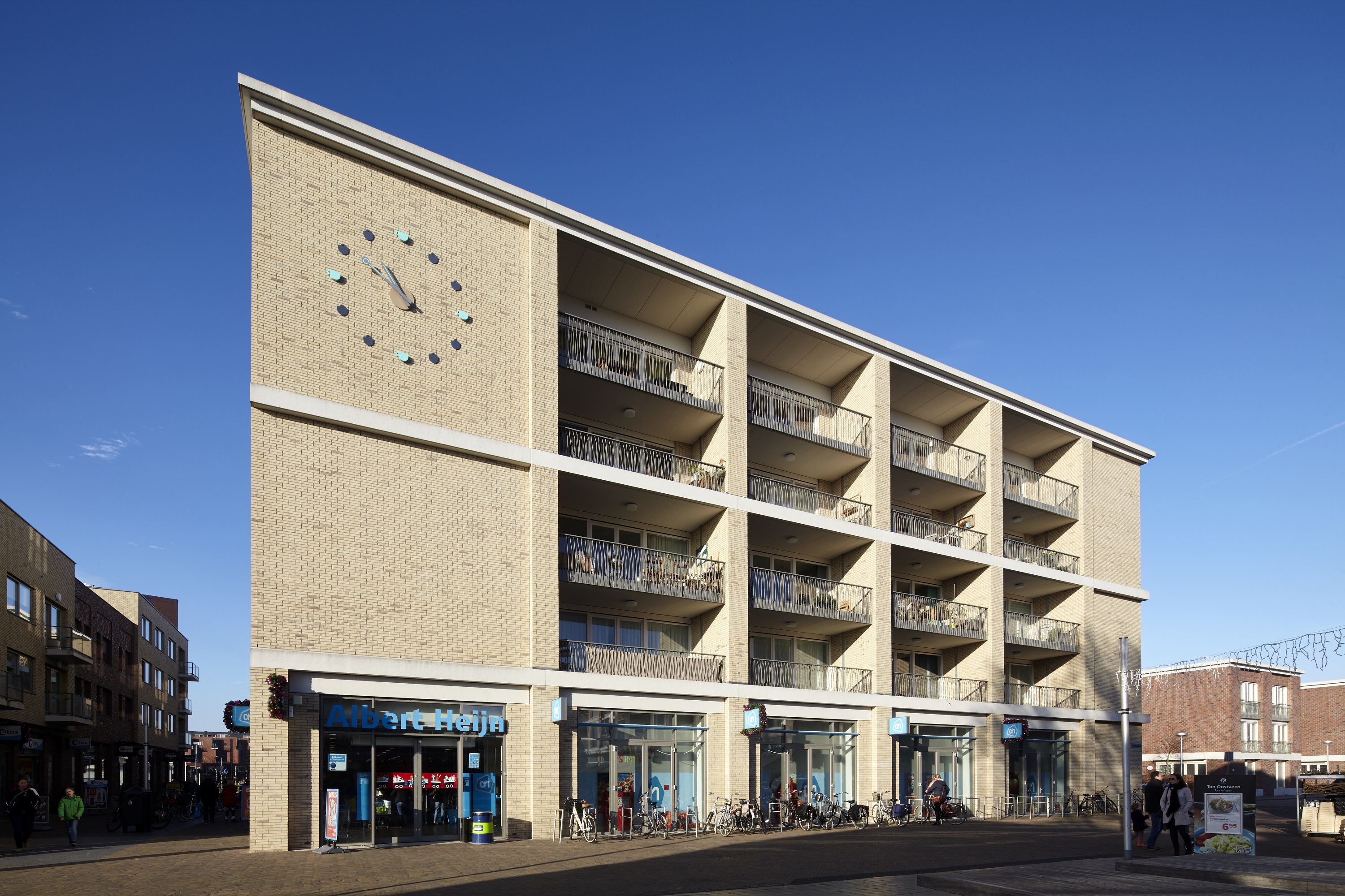 Hagemeister GmbH & Co. KG | Winkelcentrum Terwijde - architectenweb.nl