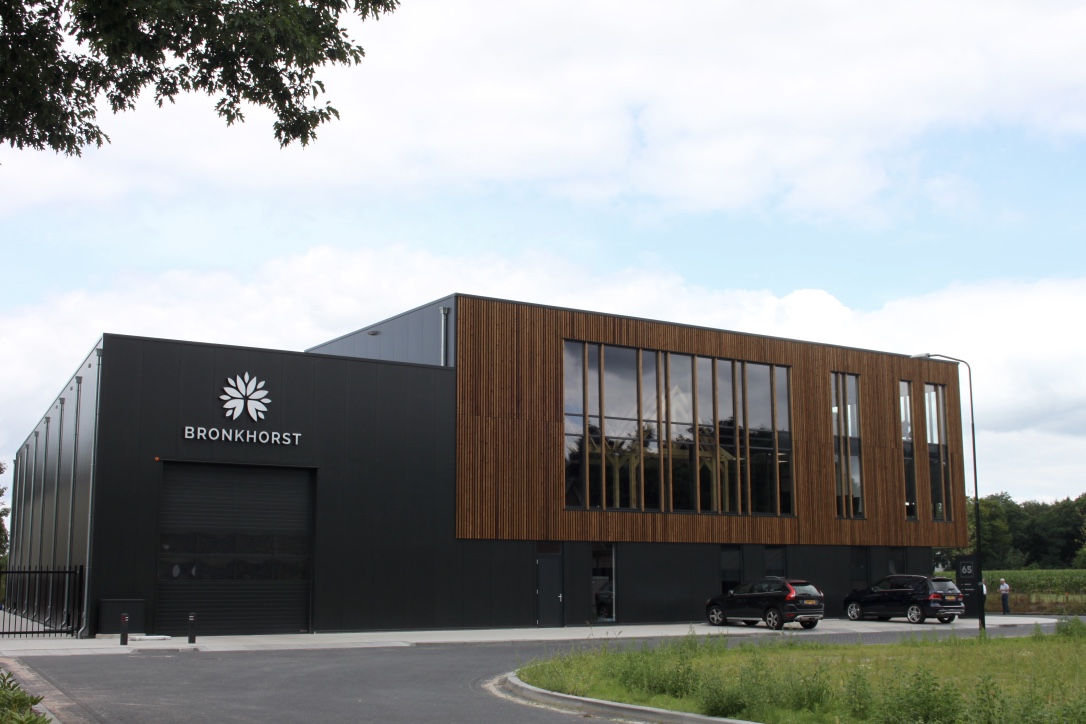 Foreco Houtproducten | Waxedwood Gold - Gevelbekleding met natuurlijke ...