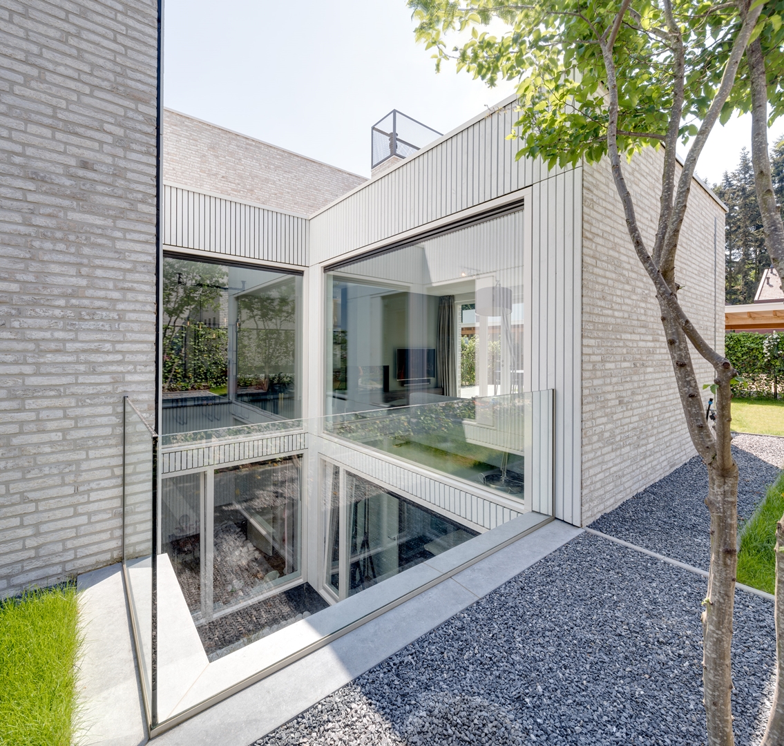 FAAM architects ontwerpt puntsymmetrisch woonhuis - architectenweb.nl