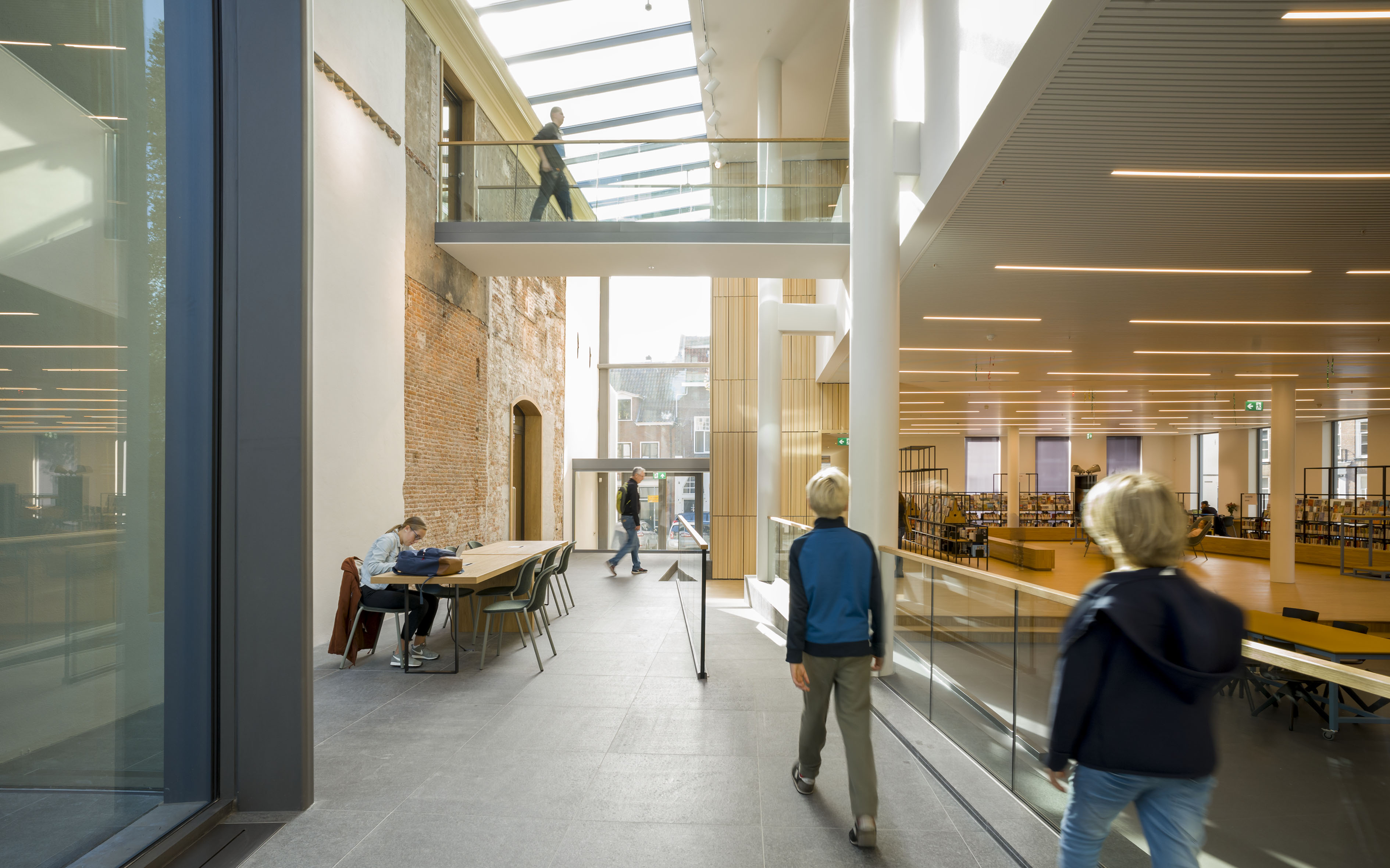 Bibliotheek Deventer officieel geopend - architectenweb.nl