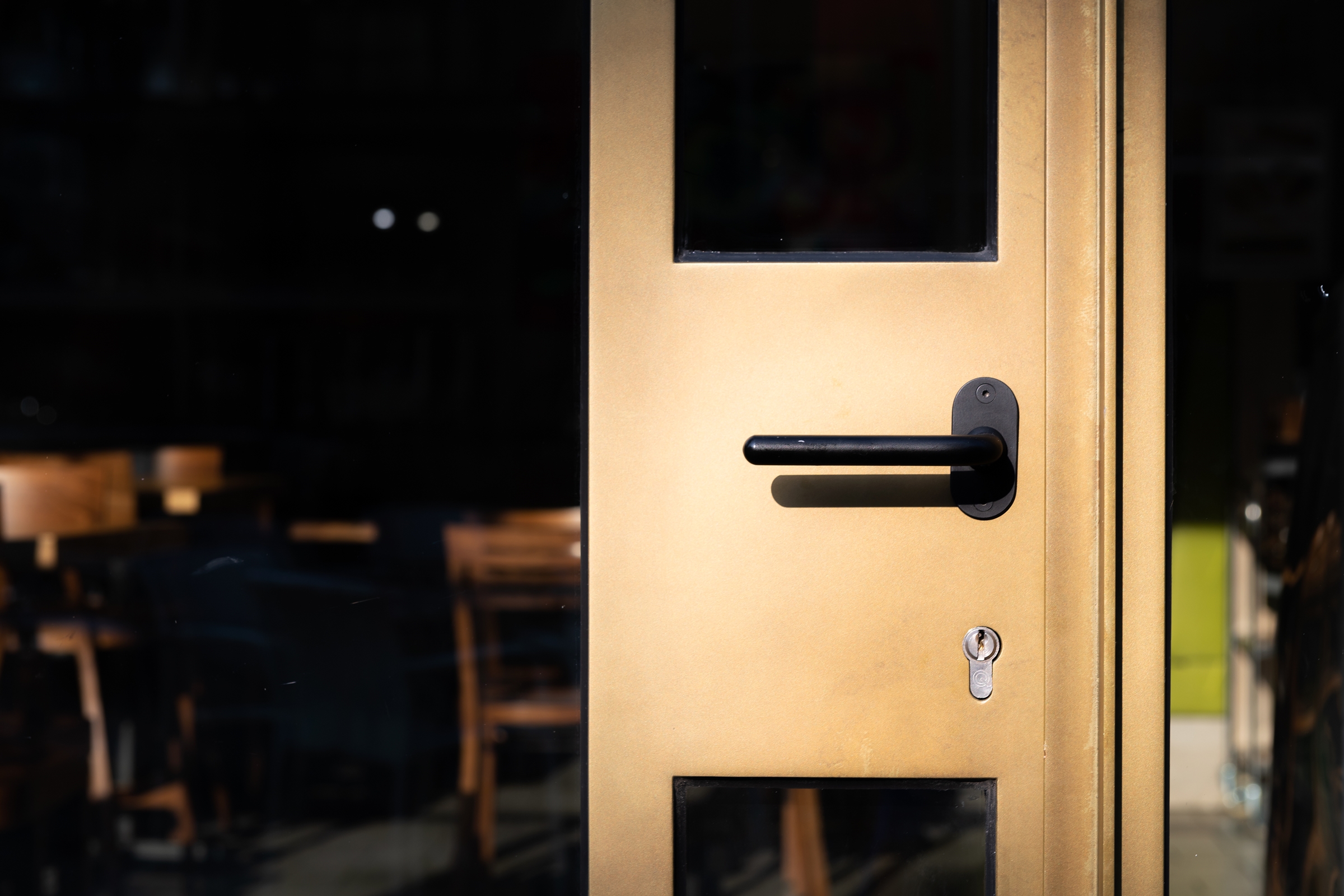 Gevels van winkelblok aan de Lijnbaan vernieuwd - architectenweb.nl