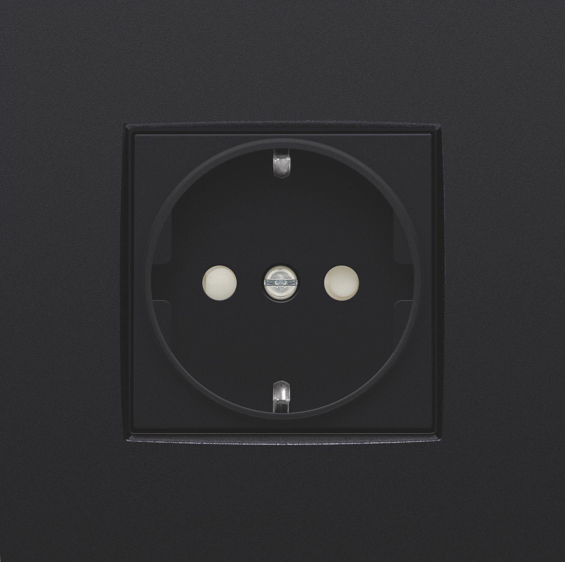 Niko | Zwart schakelmateriaal van Niko - architectenweb.nl