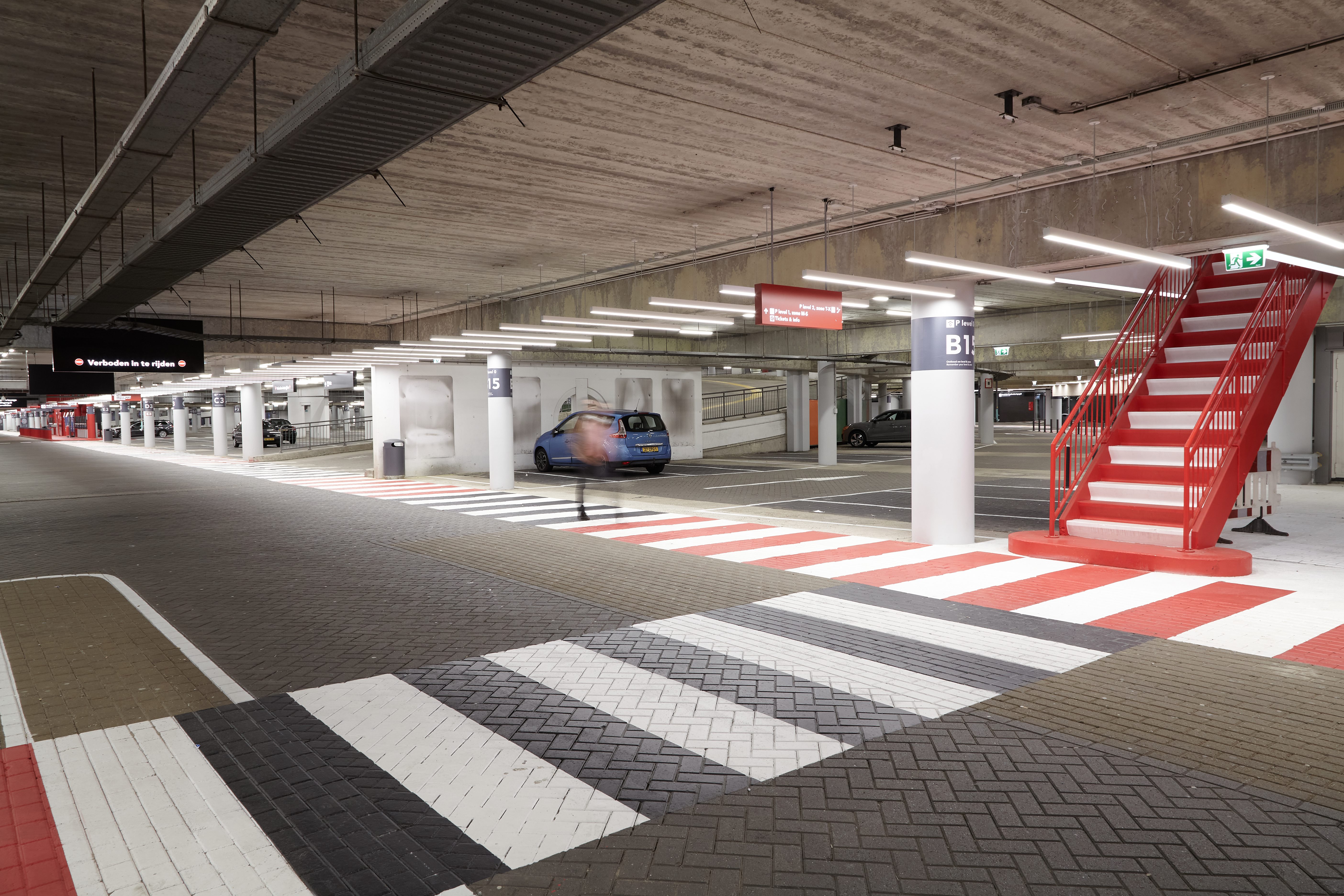 XML presenteert gerenoveerde parkeergarage Johan Cruijff ArenA ...