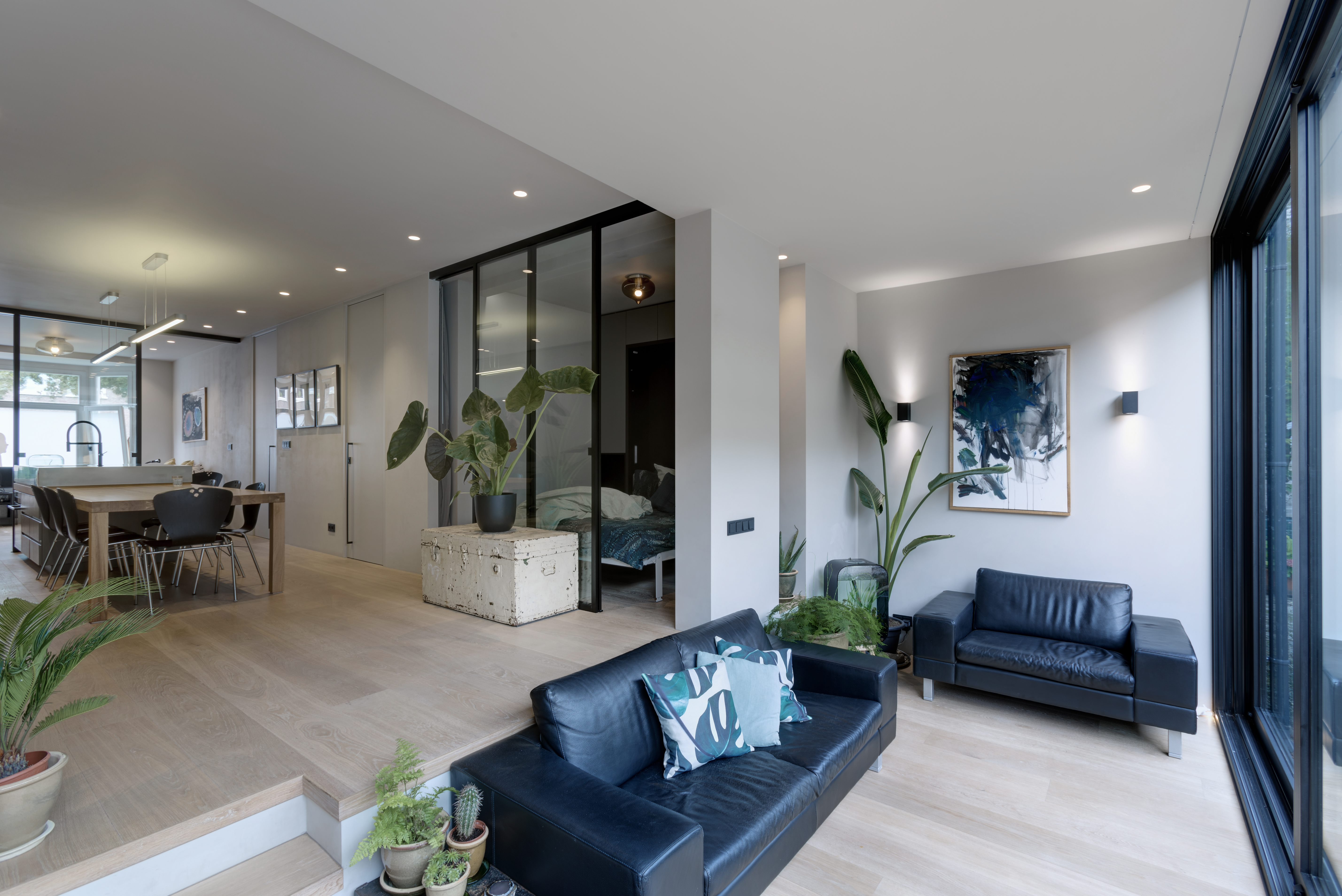 Een benedenwoning met lange zichtlijnen - architectenweb.nl