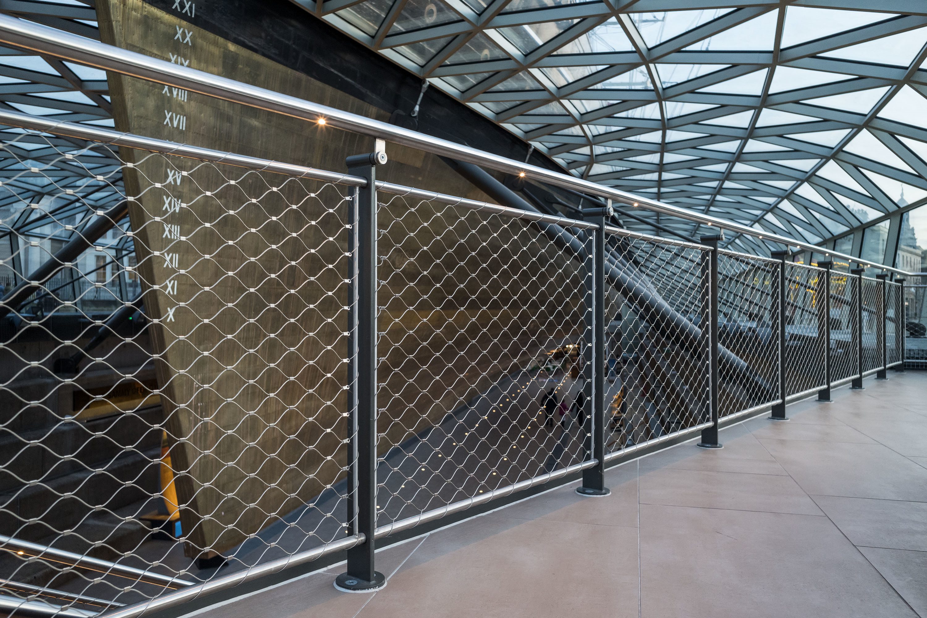 Jansen Staalkabels | Frames met RVS staalkabelnetten - architectenweb.nl