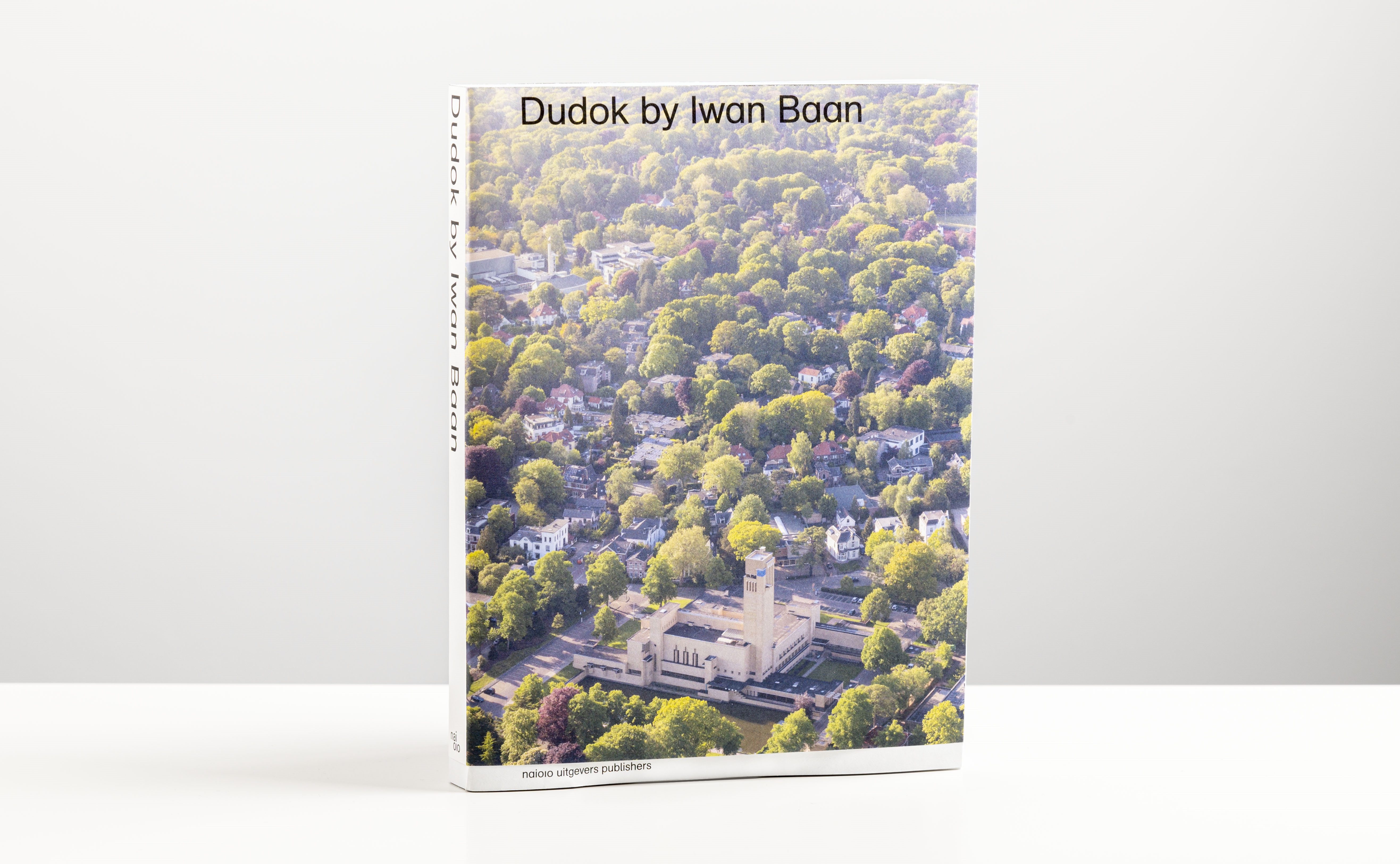 Boek: Iwan Baan biedt bijzonder perspectief op werk W.M. Dudok ...