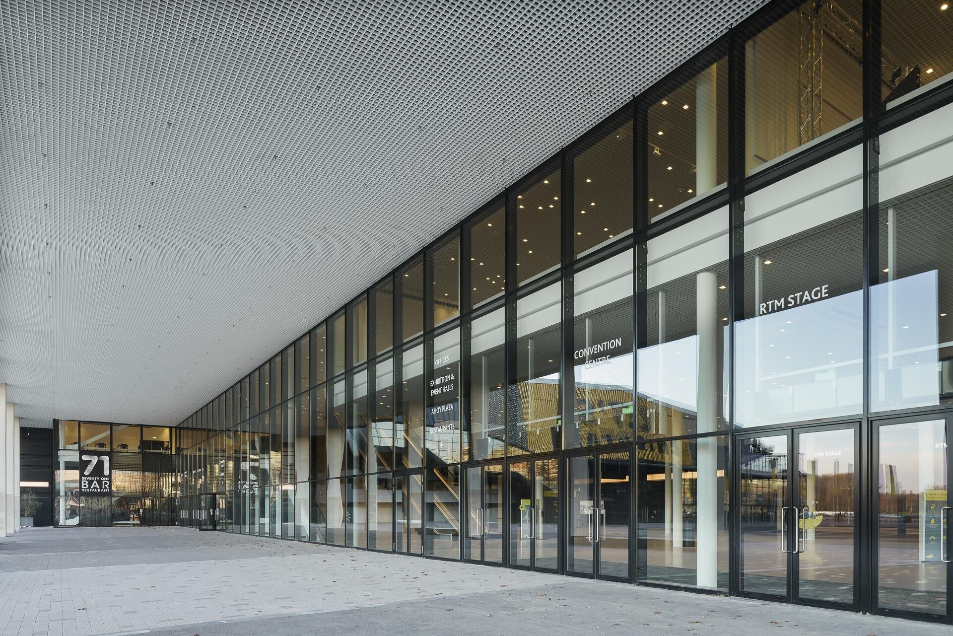 Hunter Douglas Architectural | Nieuw plafond voor Rotterdam Ahoy ...