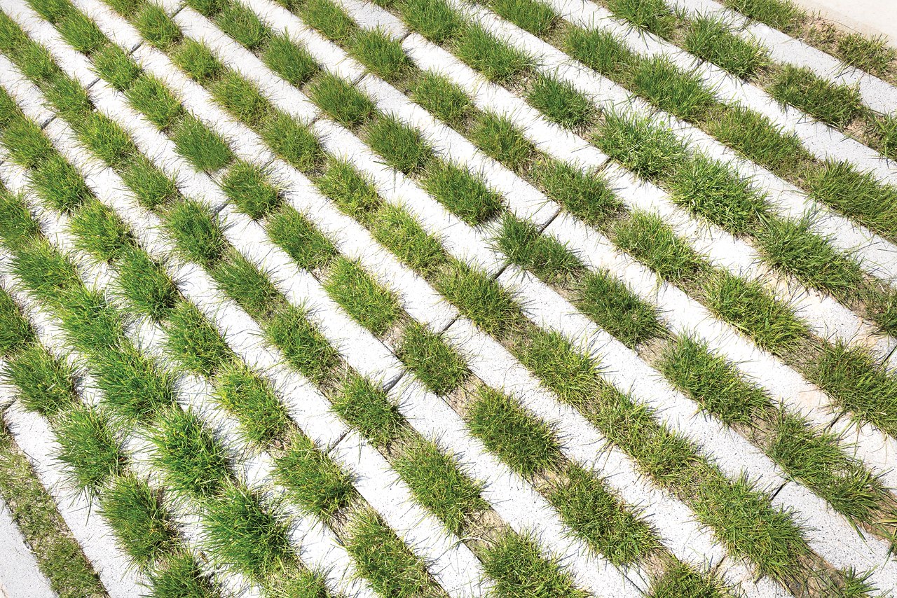 Struyk Verwo Infra | Hydro Lineo XL groenbestrating - architectenweb.nl