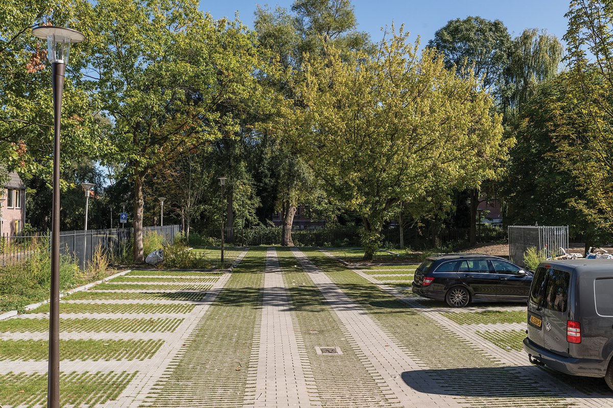 Struyk Verwo Infra | Hydro Lineo XL groenbestrating - architectenweb.nl