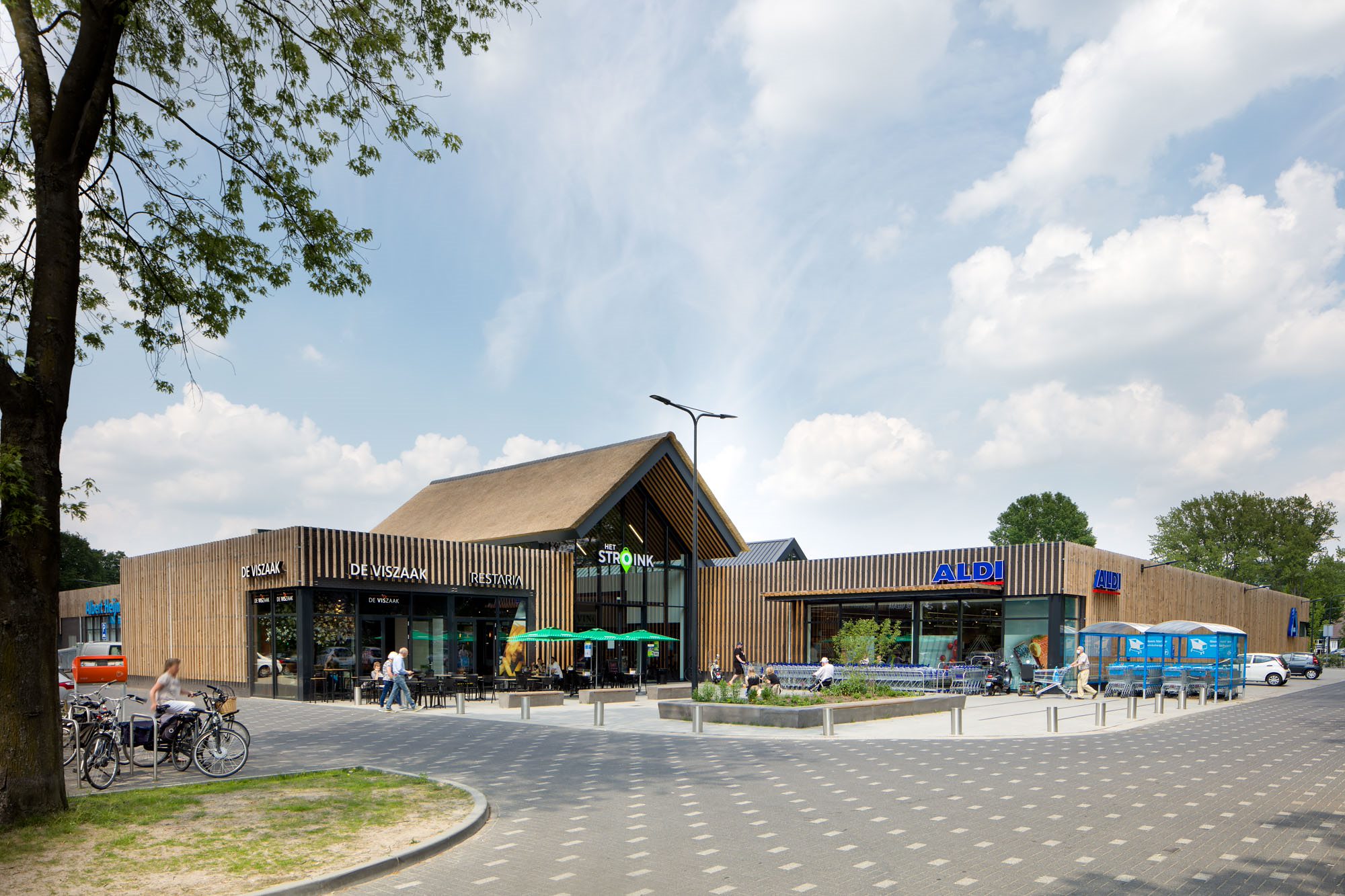 Gerenoveerd winkelcentrum refereert nog sterker aan verleden van de ...