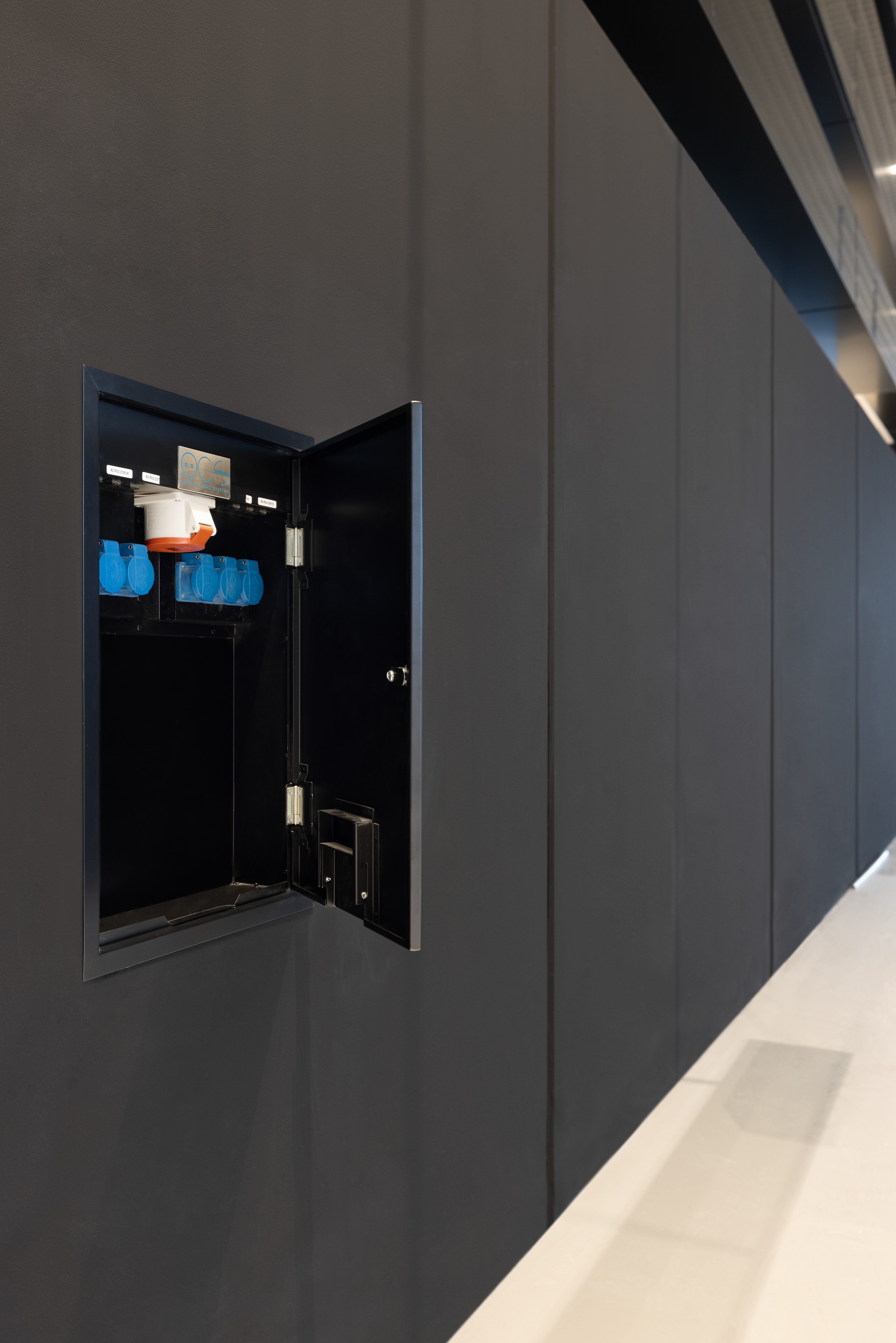 OCS | Office Cabling Systems | OCS (maatwerk) vloerdozen ...