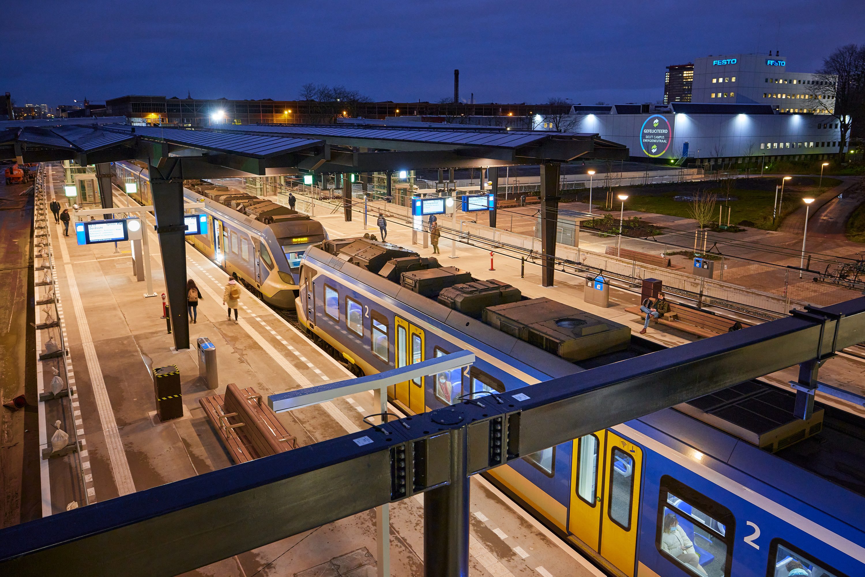 Eerste energieneutrale station van Nederland in gebruik genomen ...