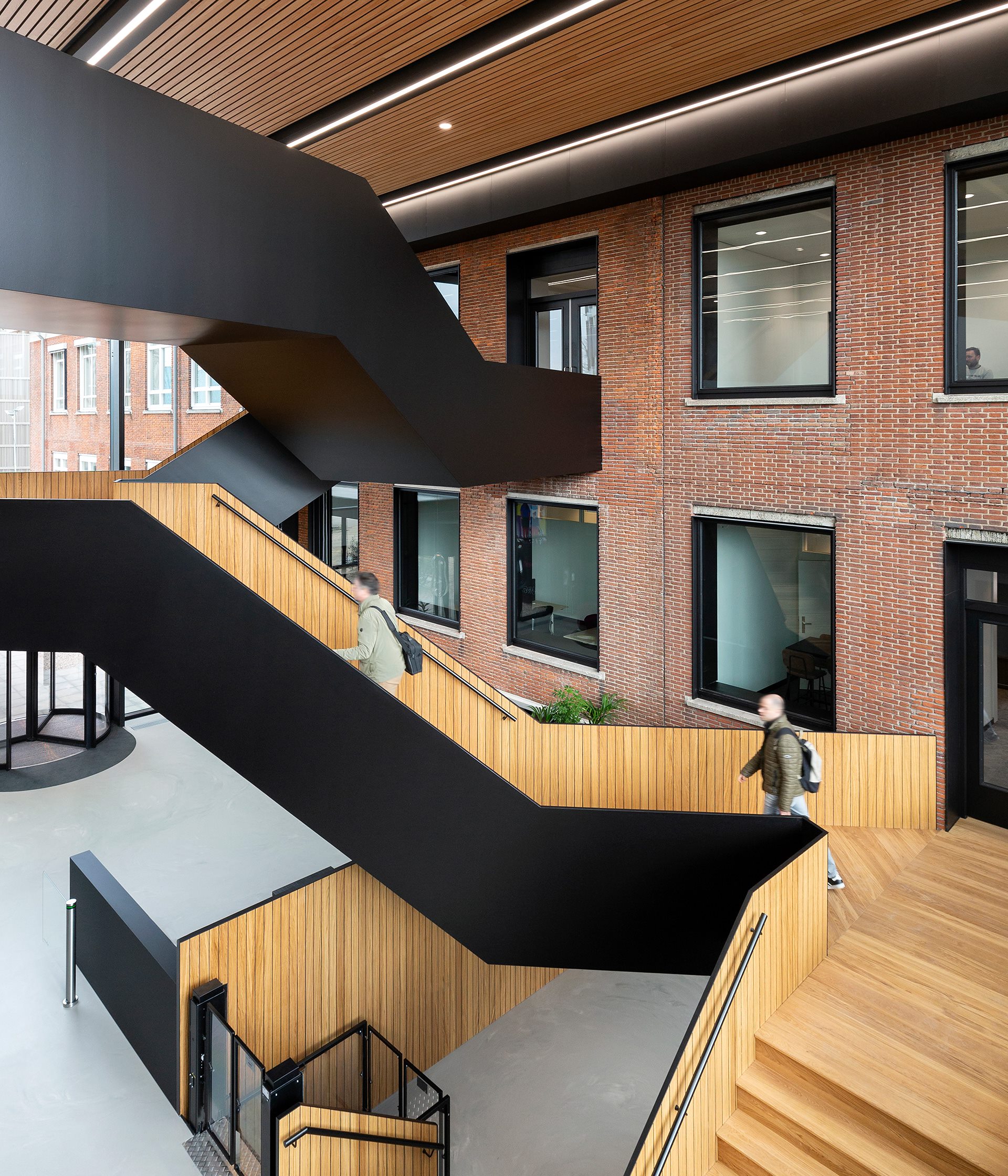 Nieuw volume met entree en atrium verbindt gebouwen Organon Oss - architectenweb.nl