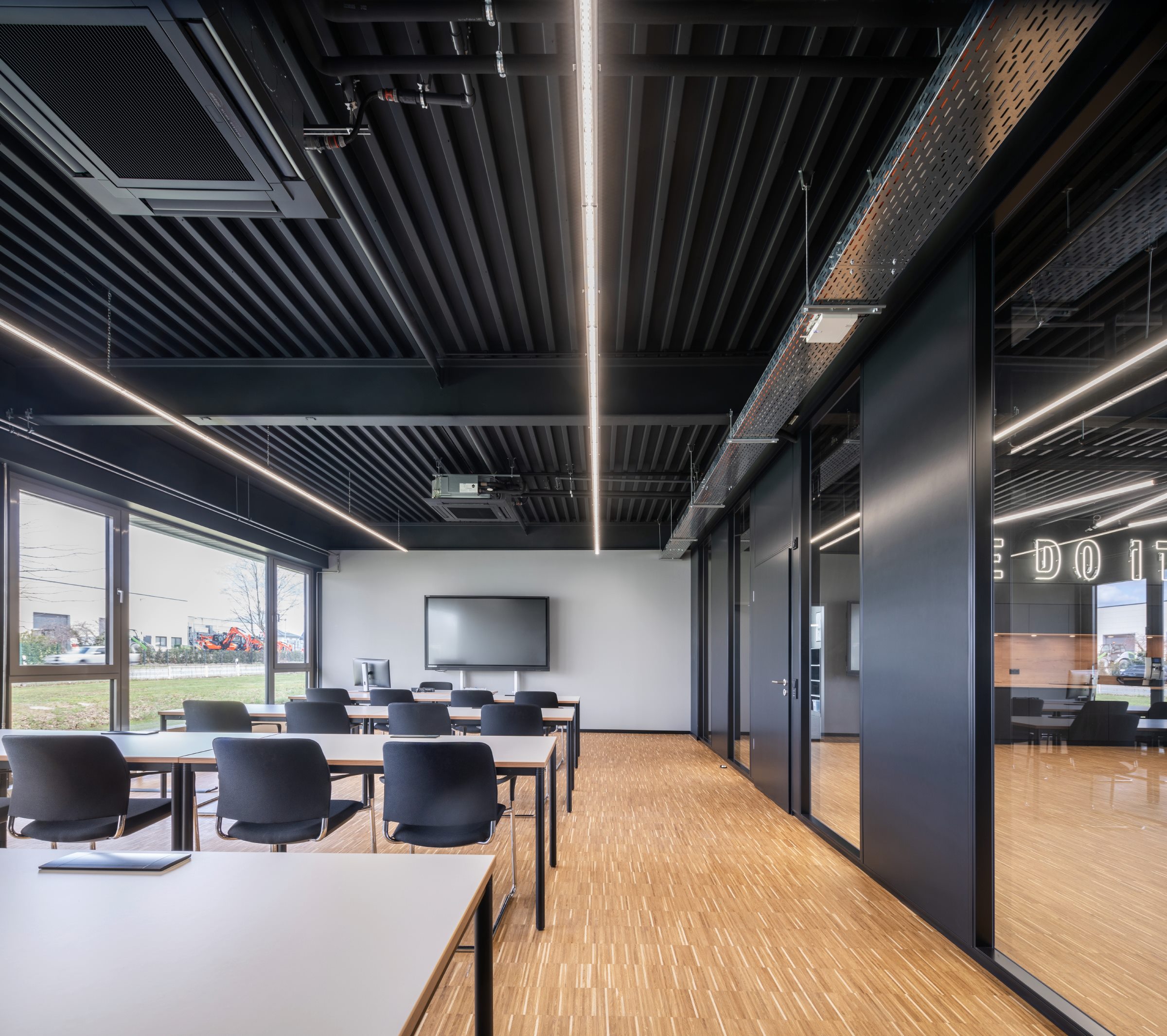 TRILUX - Simplify Your Light | E-line Next - architectenweb.nl