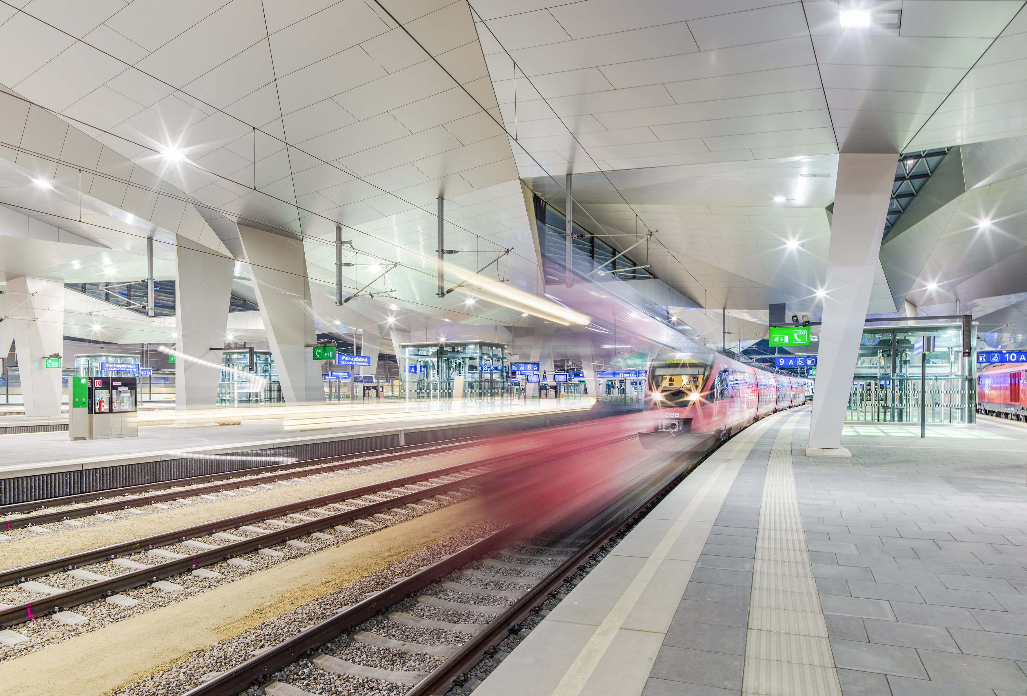 ALUCOBOND® | Train station, Austria - architectenweb.nl