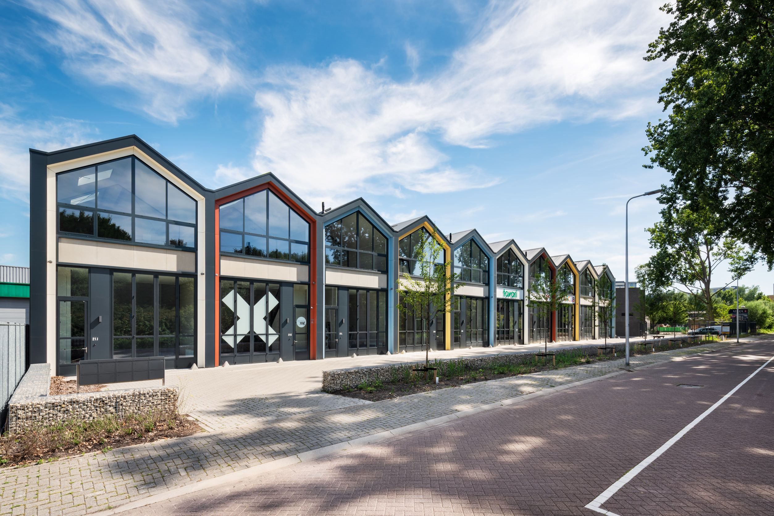 Solarlux Nederland B.V. | Glazen vouwwand Megaline - architectenweb.nl