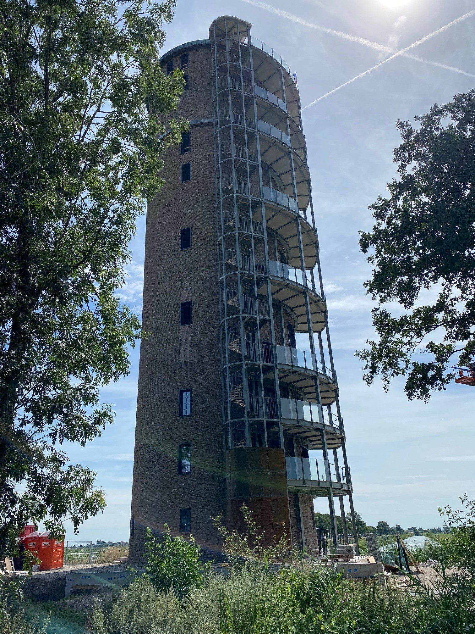 EUROLACKE | Van leegstaande watertoren naar luxe B&B - architectenweb.nl
