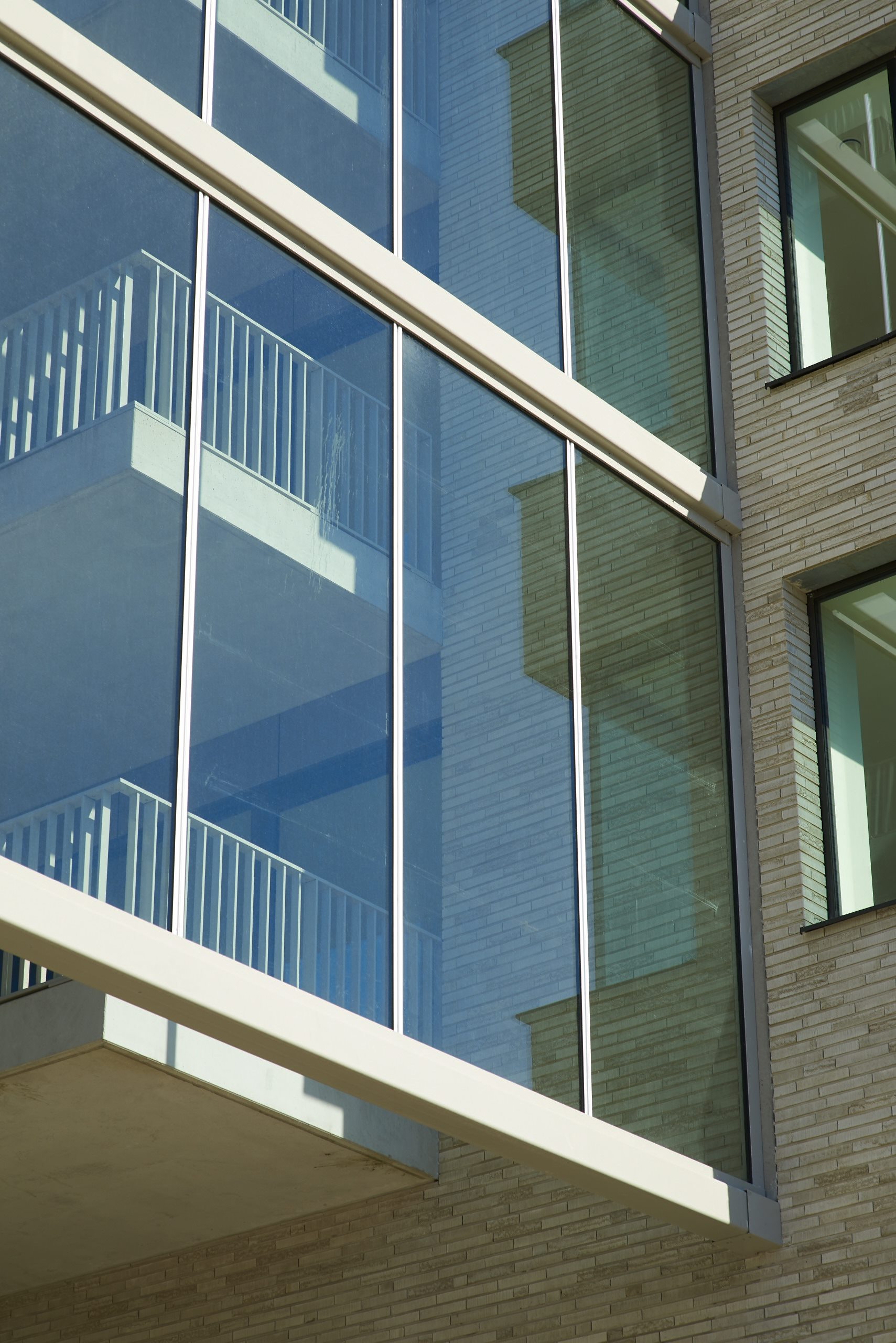 Aliplast Aluminium Systems | Woontorens met glazen scherm ...