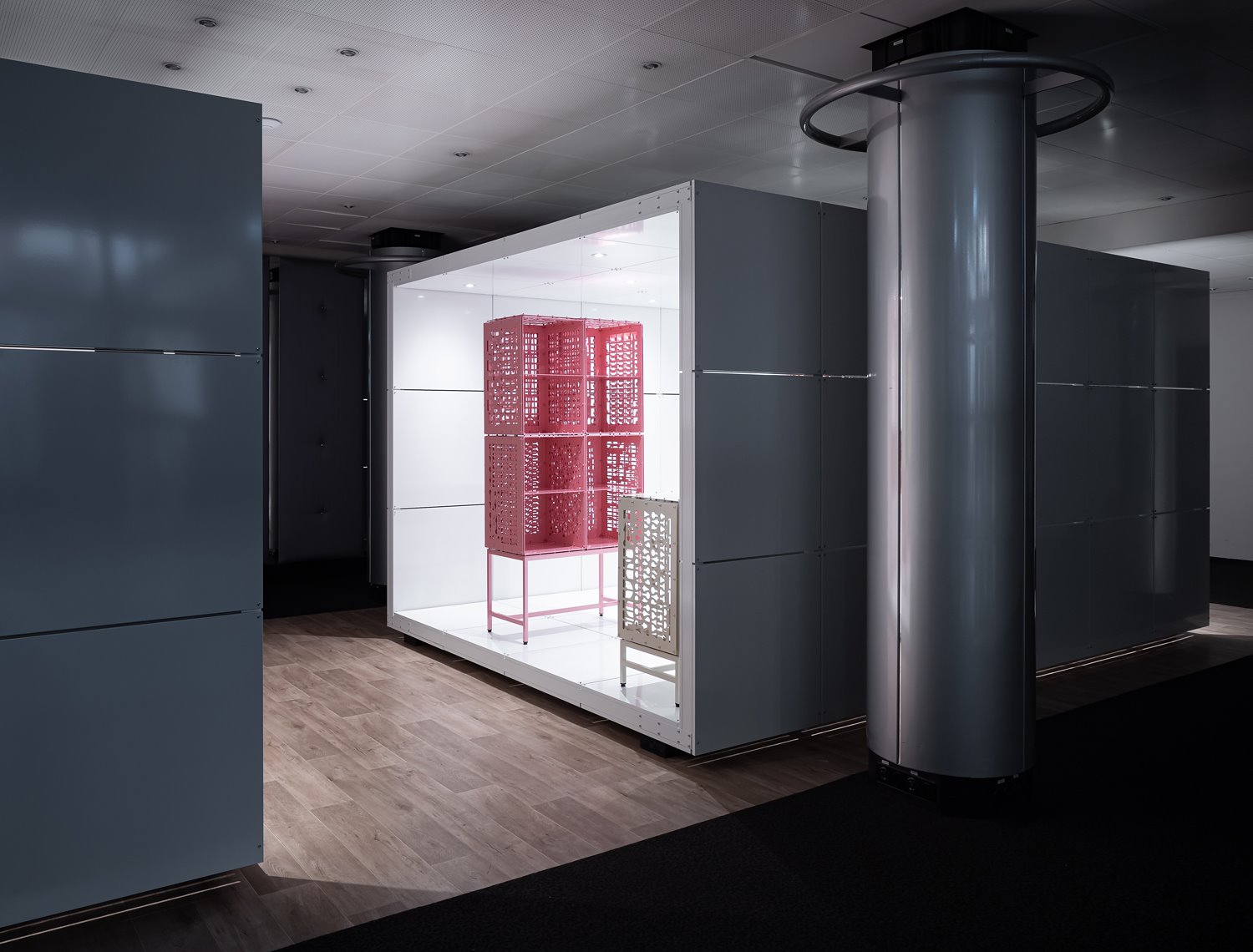 Modulaire kasten uit staalrestanten van de meubelindustrie ...