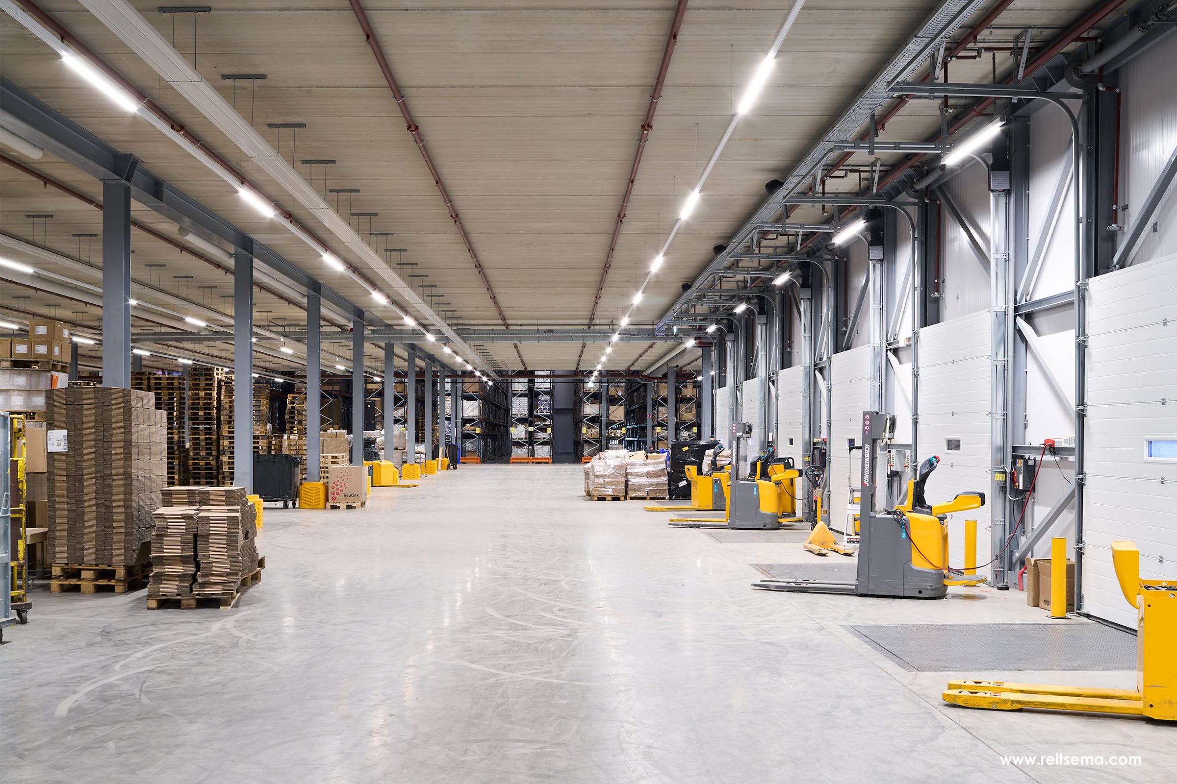 Heutink neemt nieuw hoofdkantoor met distributiecentrum in gebruik ...