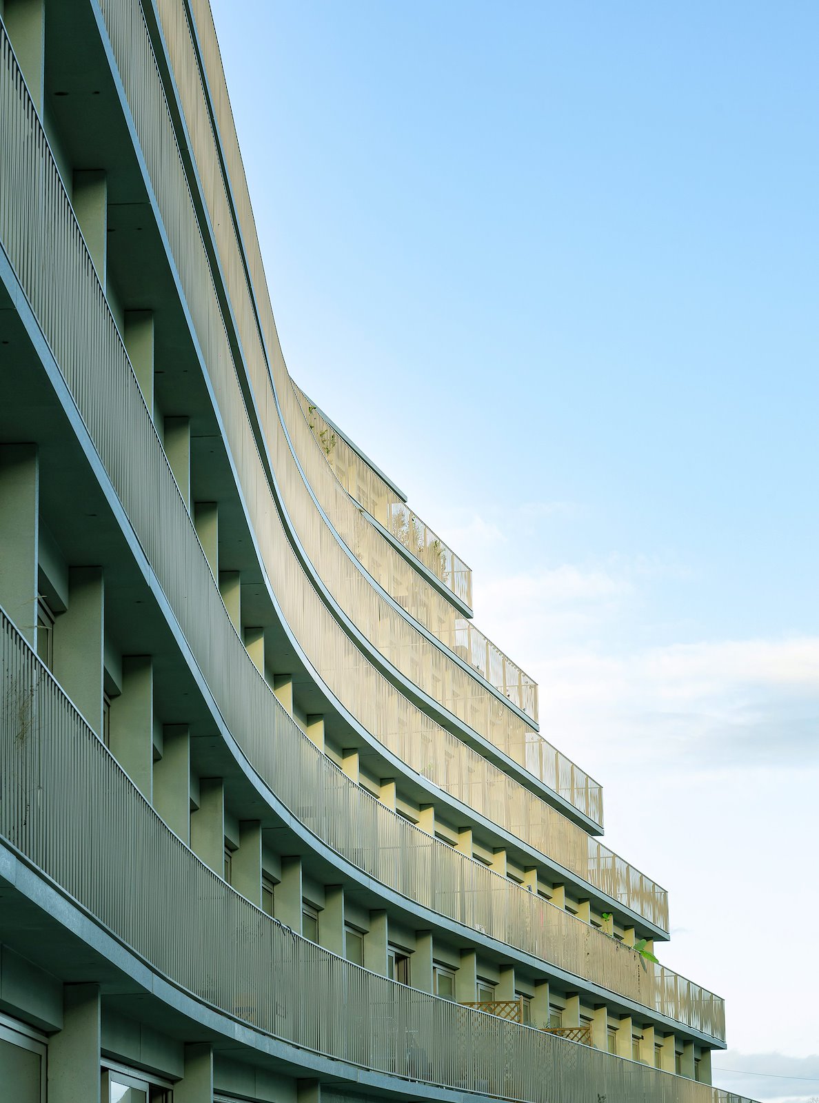 Socialewoningbouwcomplex vormt zachtgroen accent in Overhoeks ...
