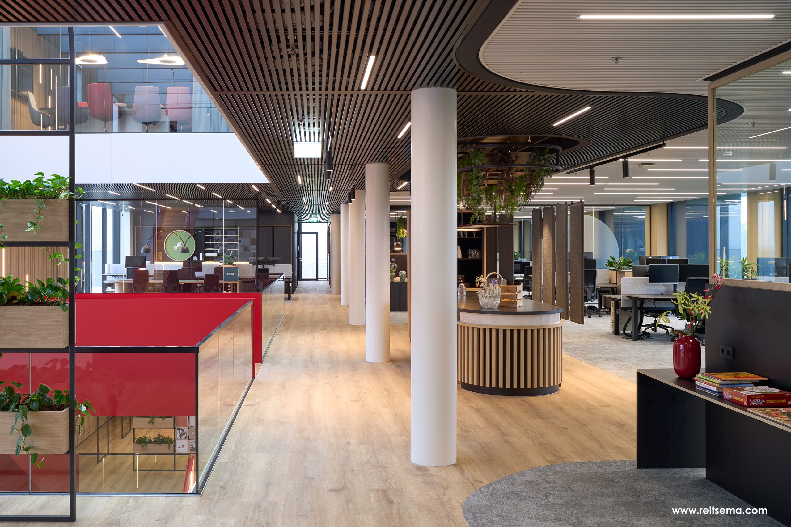 Heutink neemt nieuw hoofdkantoor met distributiecentrum in gebruik ...