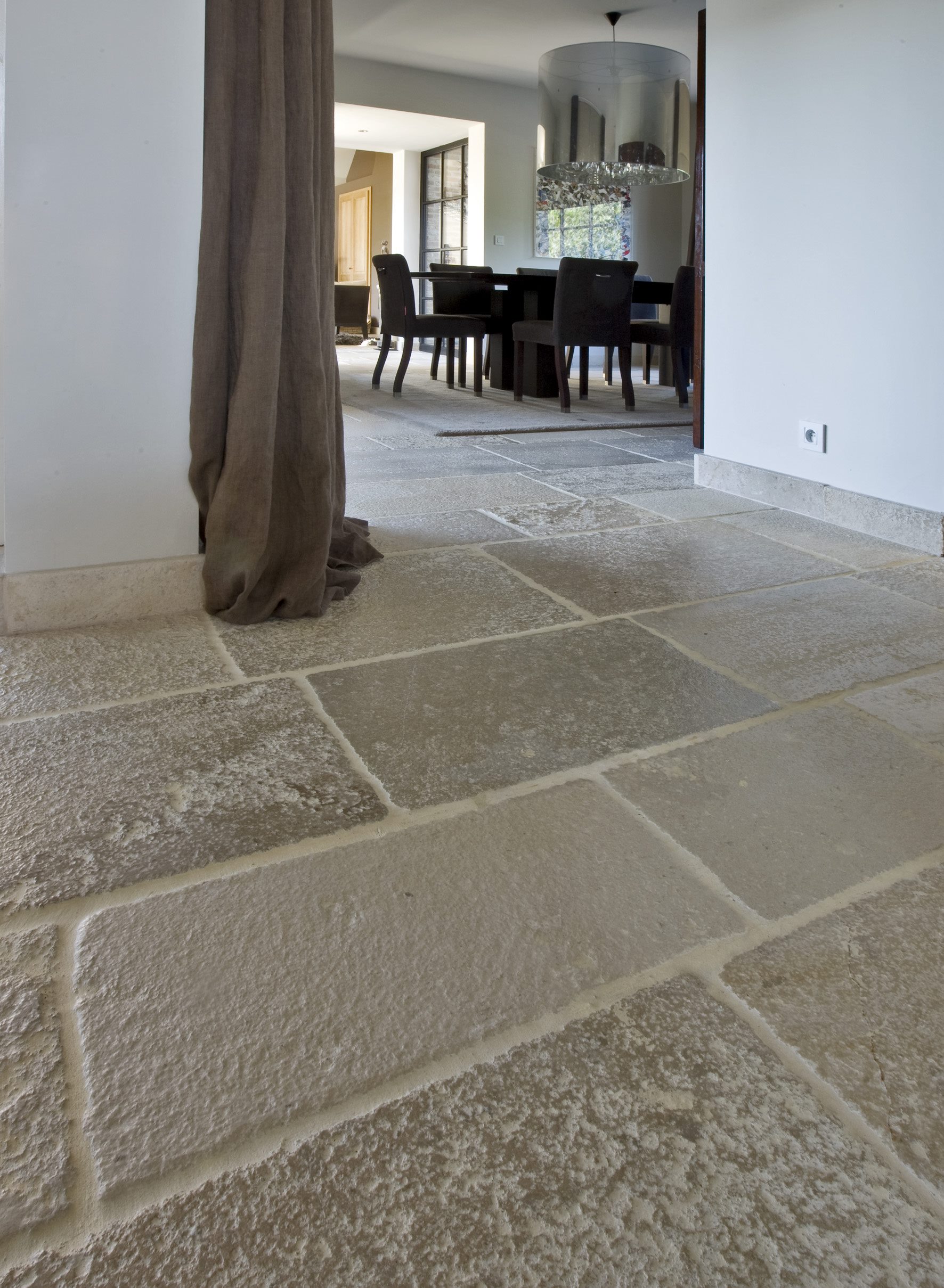 Stonewharf | Bourgondische Franse kalksteen Abbaye de Saint Andre ...