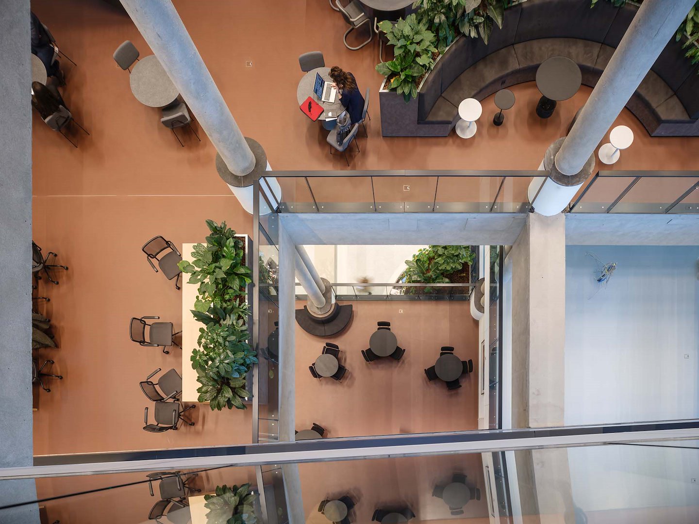 Hoofdkantoor PostNL in Stationspostgebouw Den Haag opgeleverd ...