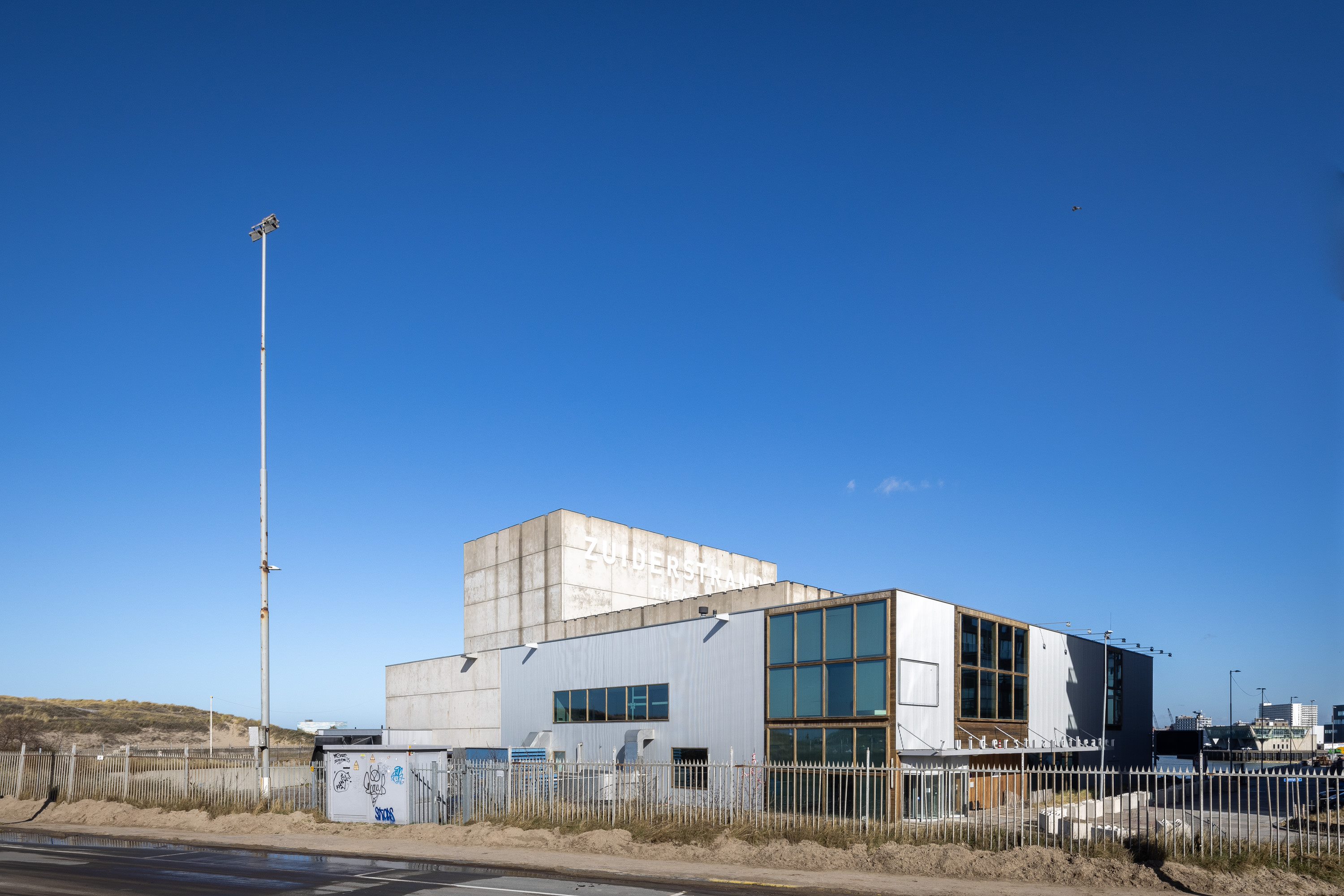 Haags Zuiderstrandtheater hergebruikt als grote zaal nieuw theater Oss - architectenweb.nl