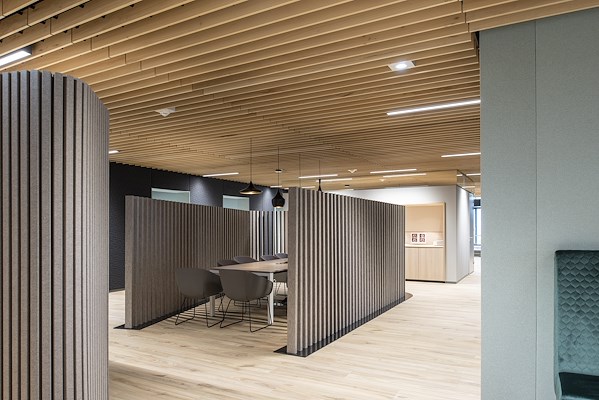 Hunter Douglas Architectural | Van ruw hout naar volledig ...