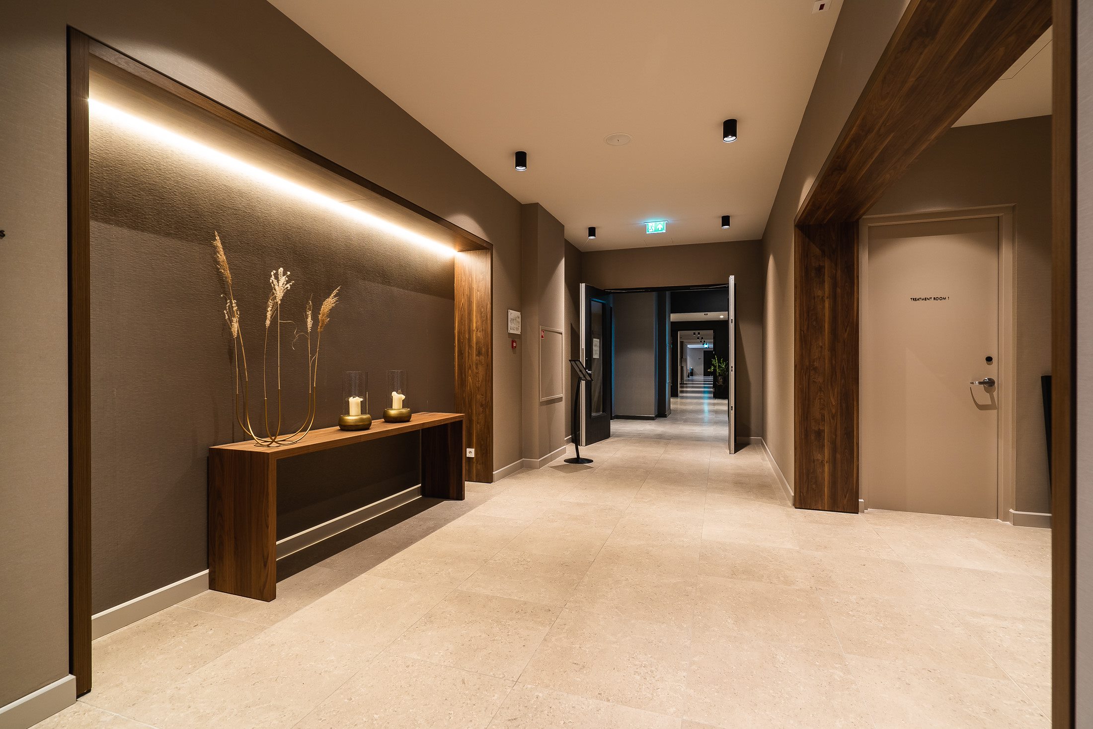 Hertek B.V. | Noodverlichting in luxe hotel De Blanke Top****s - architectenweb.nl