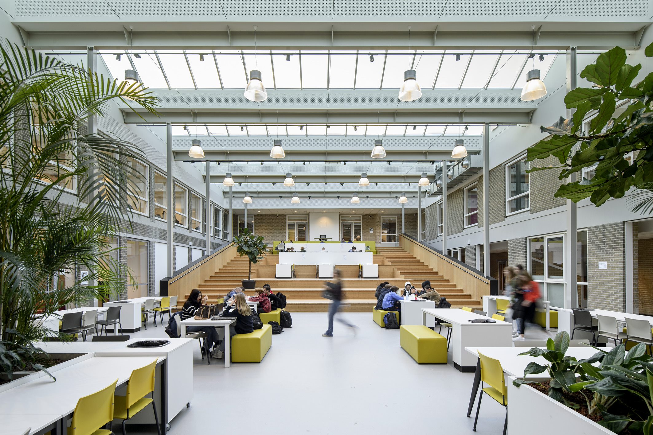 LIAG presenteert vernieuwd Keizer Karel College Amstelveen ...